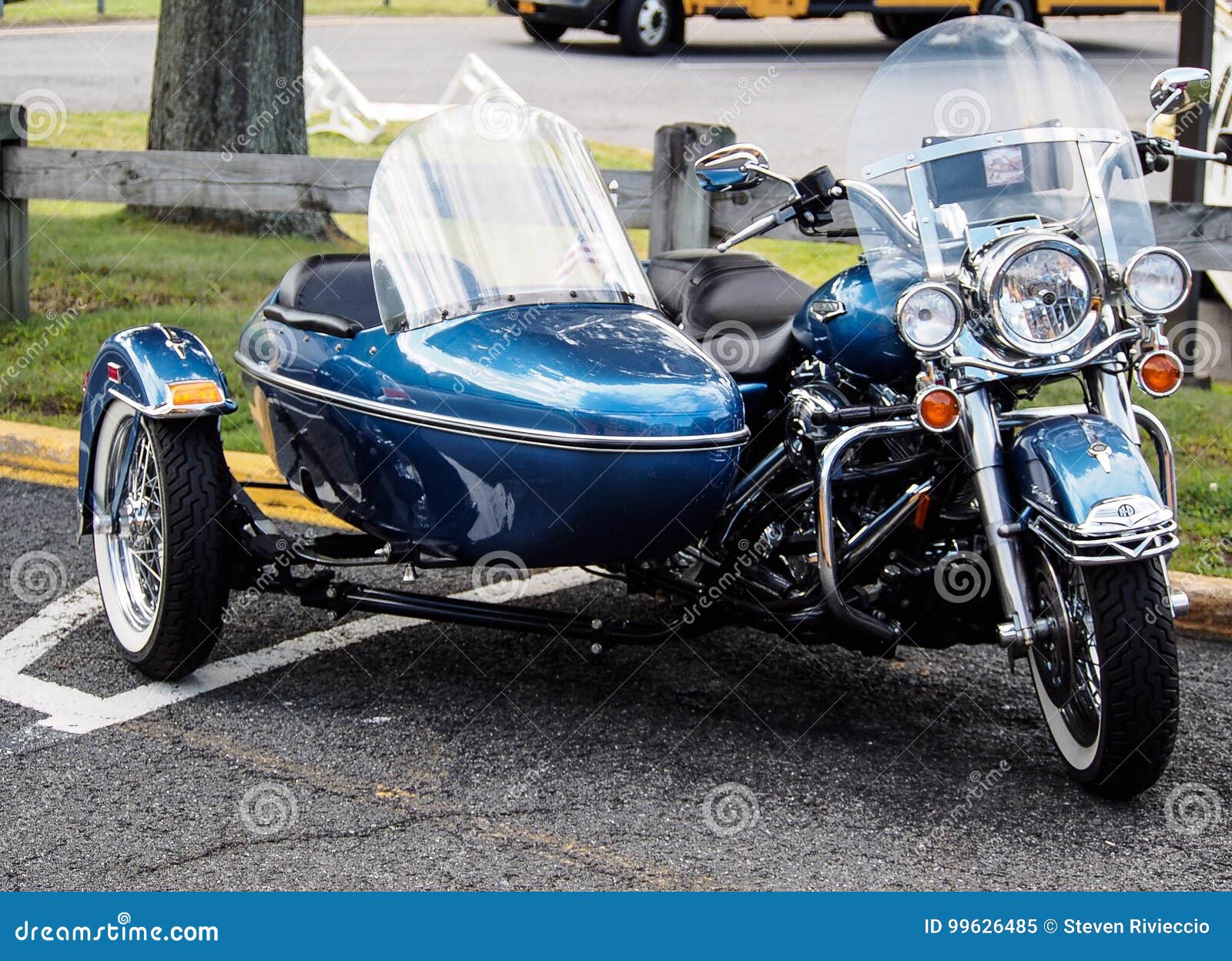 Harley Davidson Met Zijspan Redactionele Afbeelding - Image of voertuig ...