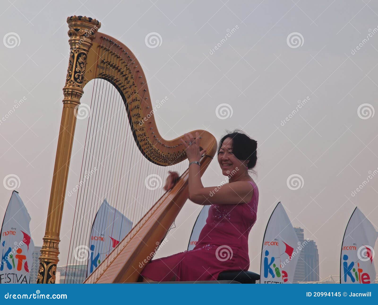 Harp Performance at Marina Bay Editorial Image - Image of musical ...