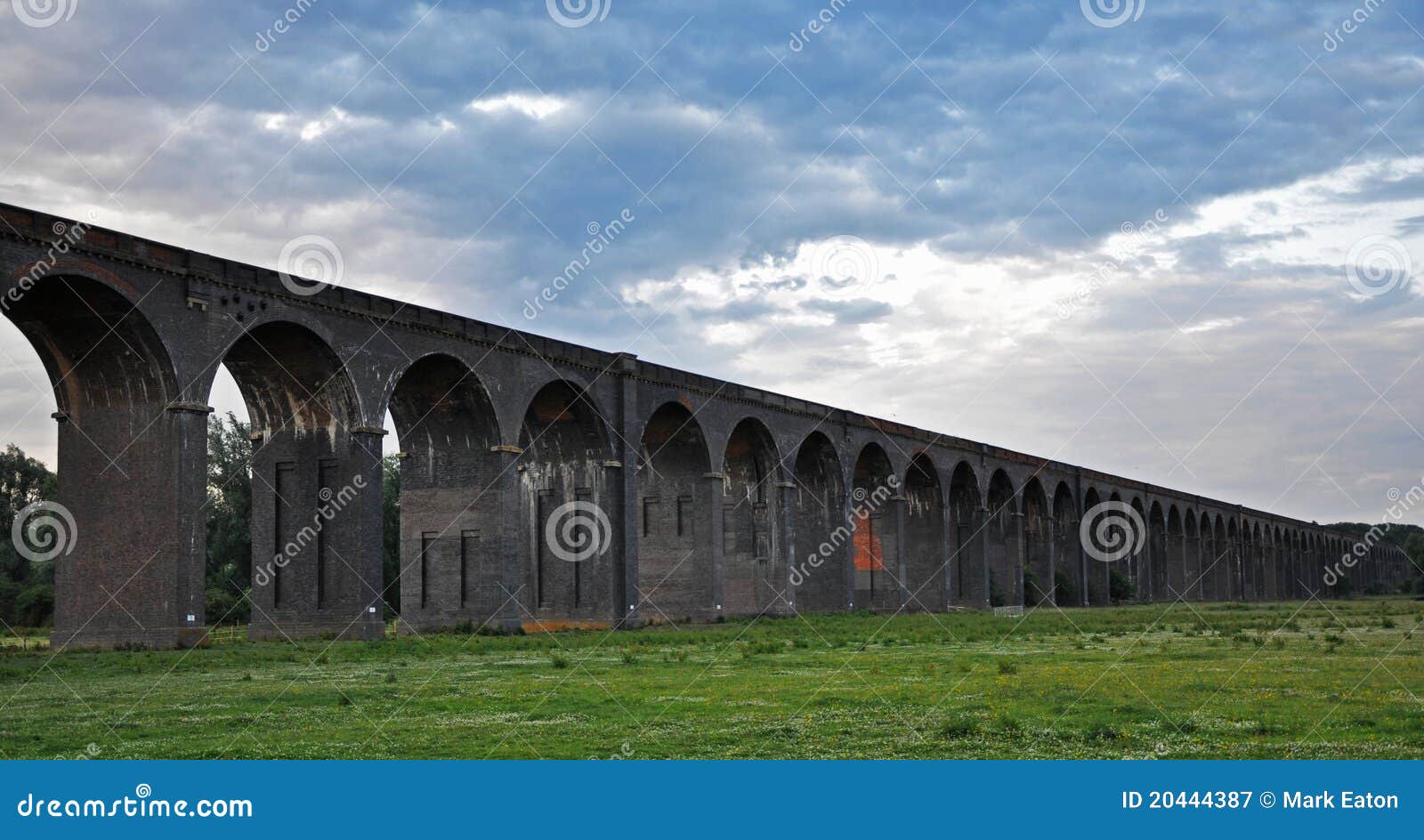 Harringworth Viaduct at Dusk Stock Image - Image of viaduct, seaton ...