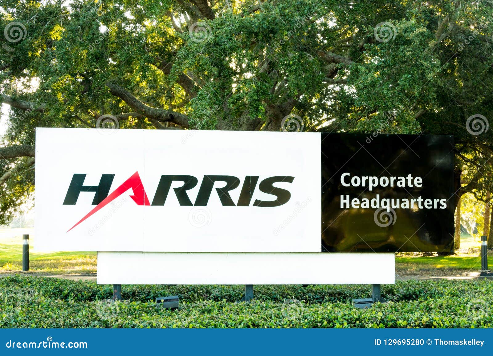 Harris Corporate Headquarters Sign Imagen editorial - Imagen de ...
