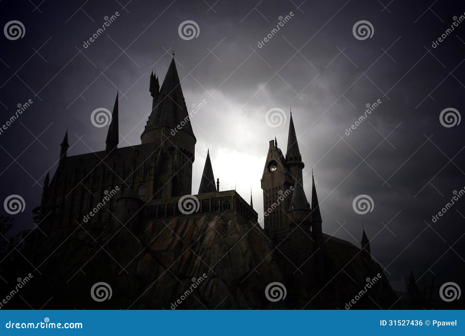Hogwarts Castle In The Wizarding World Of Harry Potter Attraction In ...