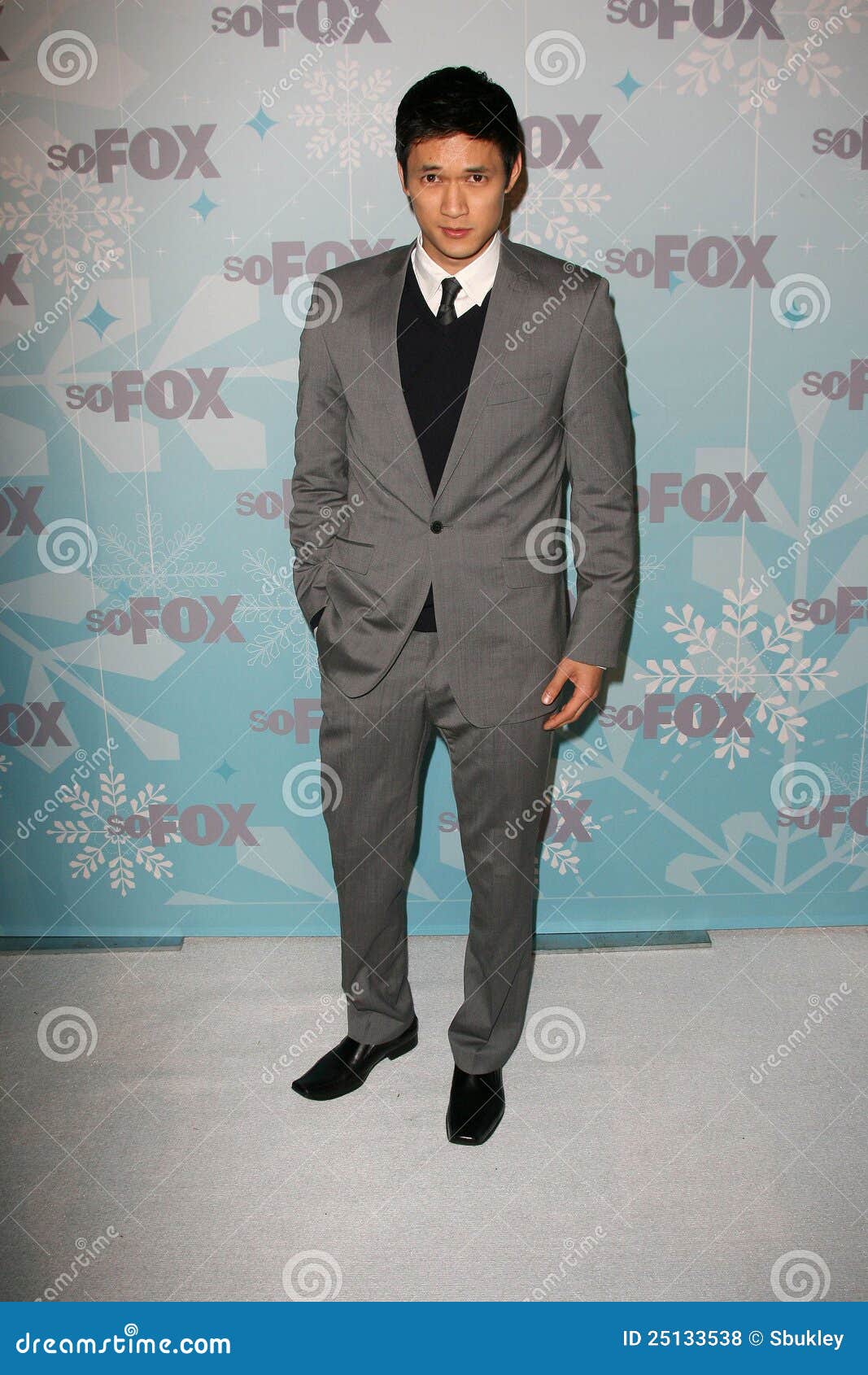 Harry Shum editorial stock photo. Image of sorriso, party - 25133538