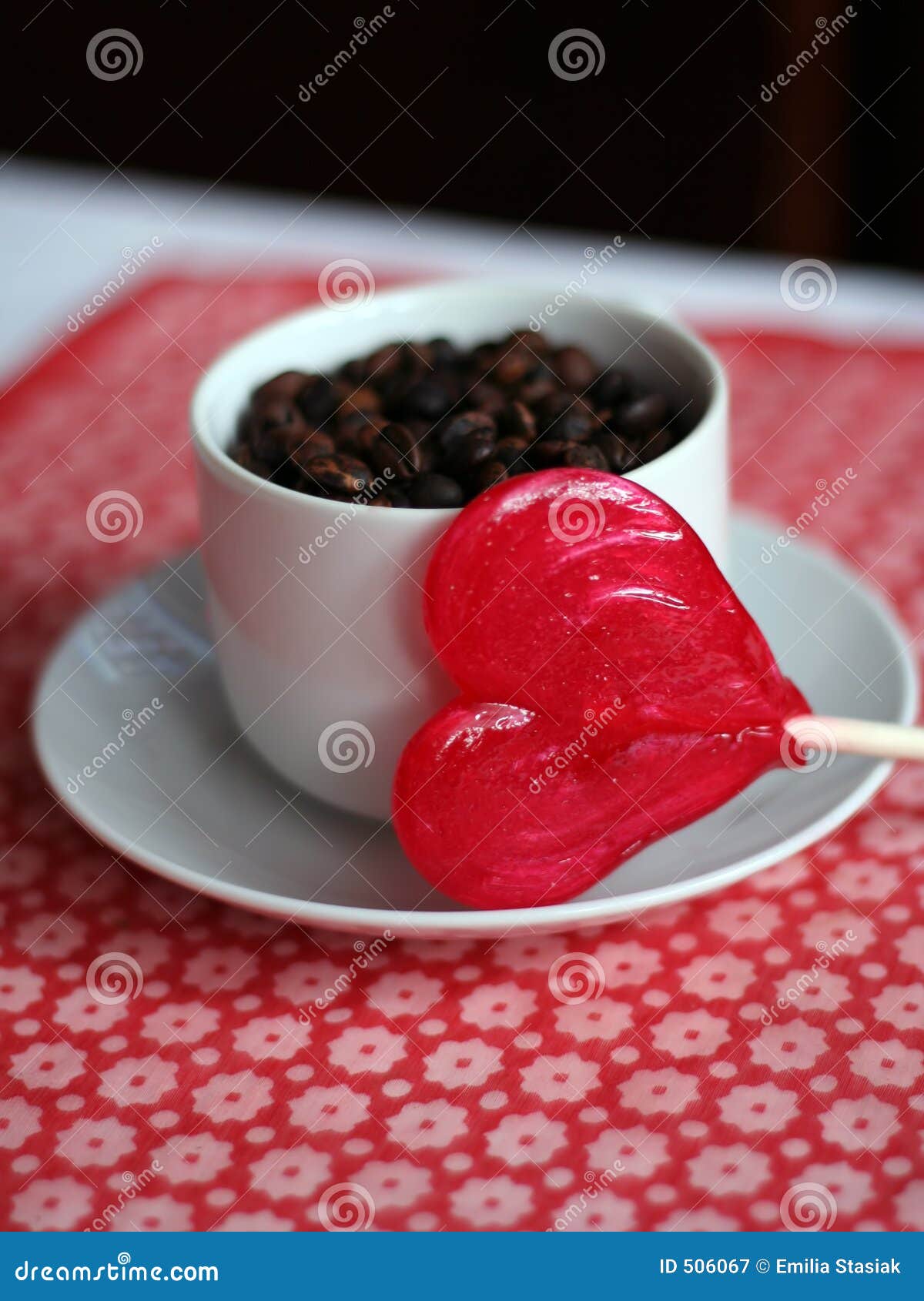 Hart gevormde lolly stock afbeelding. Image of nagerecht - 506067