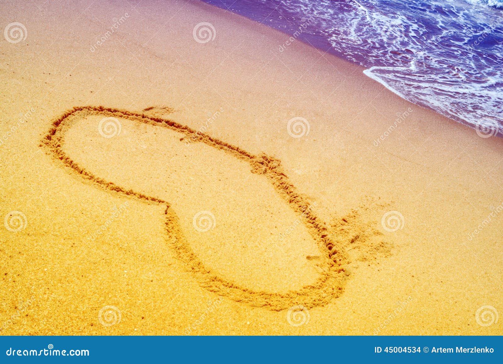 Hart in Zand Bij Het Strand Stock Foto - Image of rust, horizontaal ...