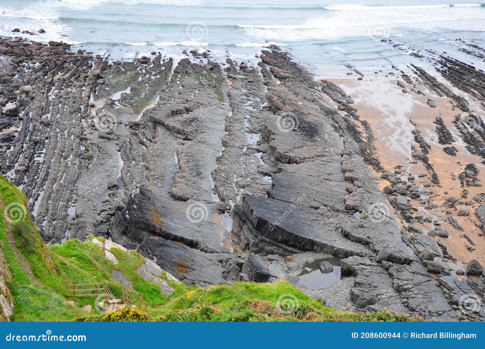 Shale Rock Layers on North Devon Coast Near Hartland Quay, England, UK ...