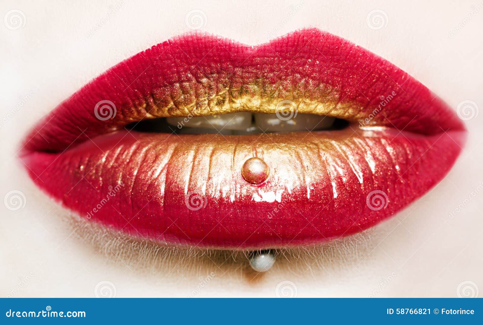 Hartstochtelijke Rode Lippen, Macrofotografie Stock Afbeelding - Image ...
