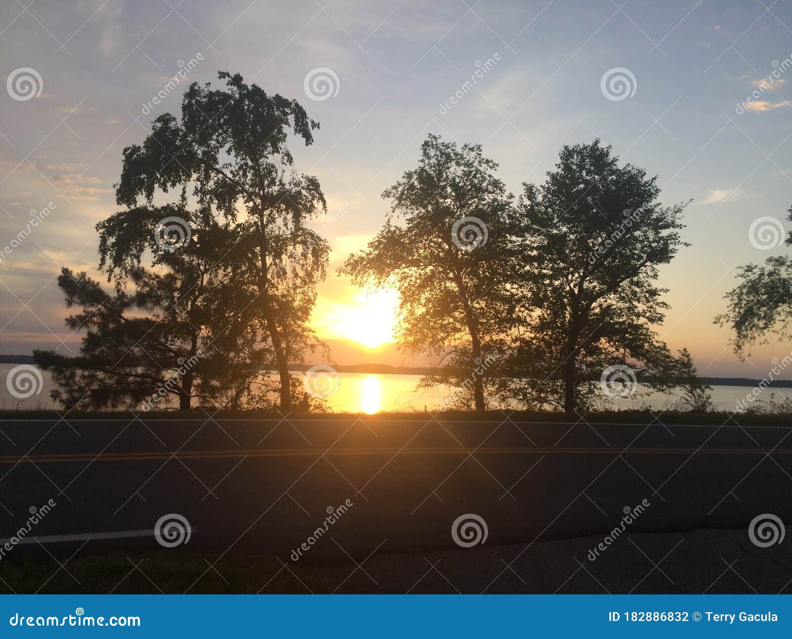 Hartwell Lake Sunset stock photo. Image of sunlight - 182886832
