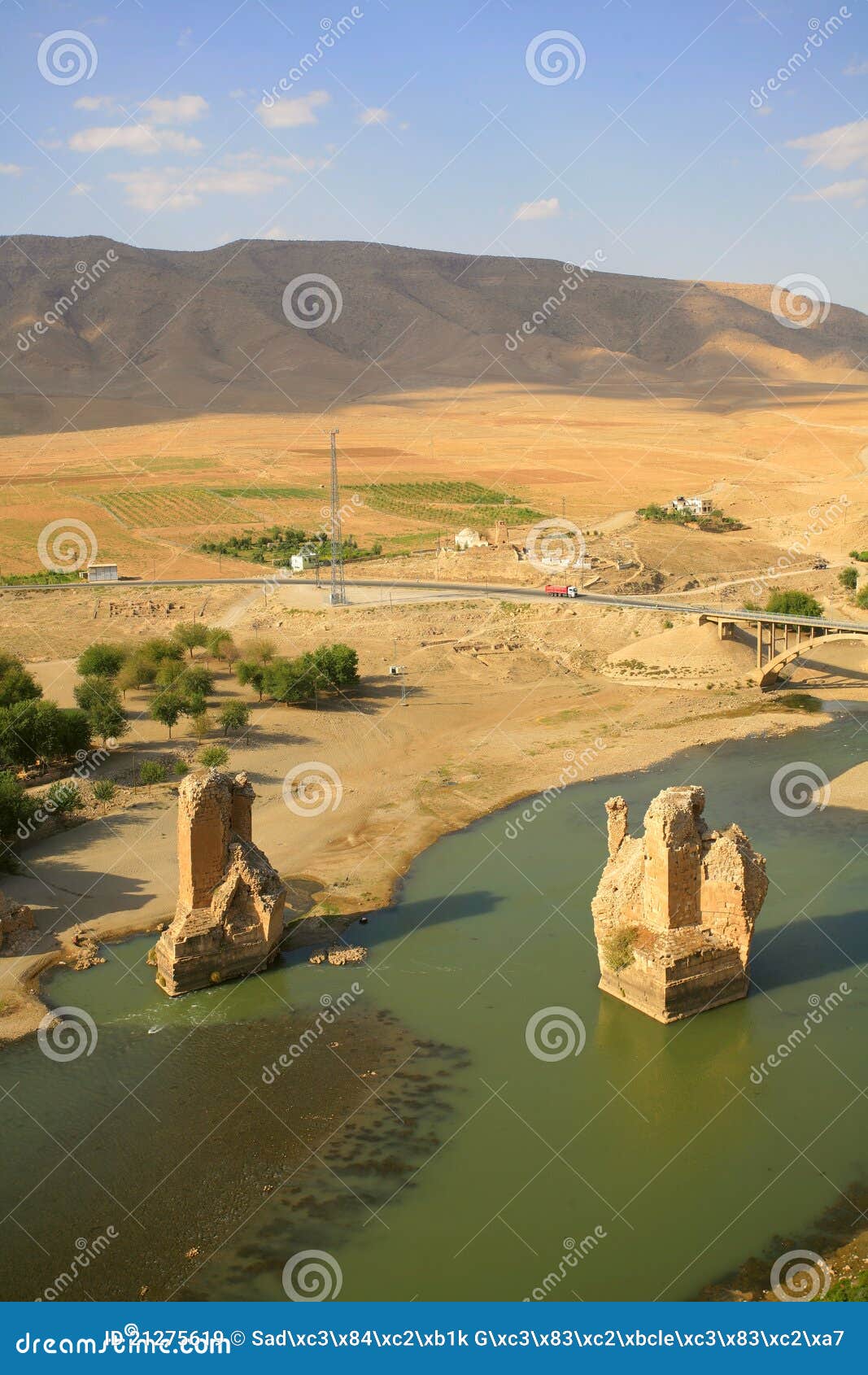 Hasankeyf Village stock image. Image of vale, ancient - 21275619