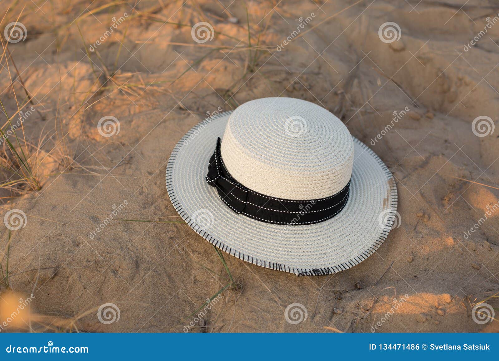 Hat on Sand. Straw Hat. Sand Stock Photo - Image of lake, leisure ...