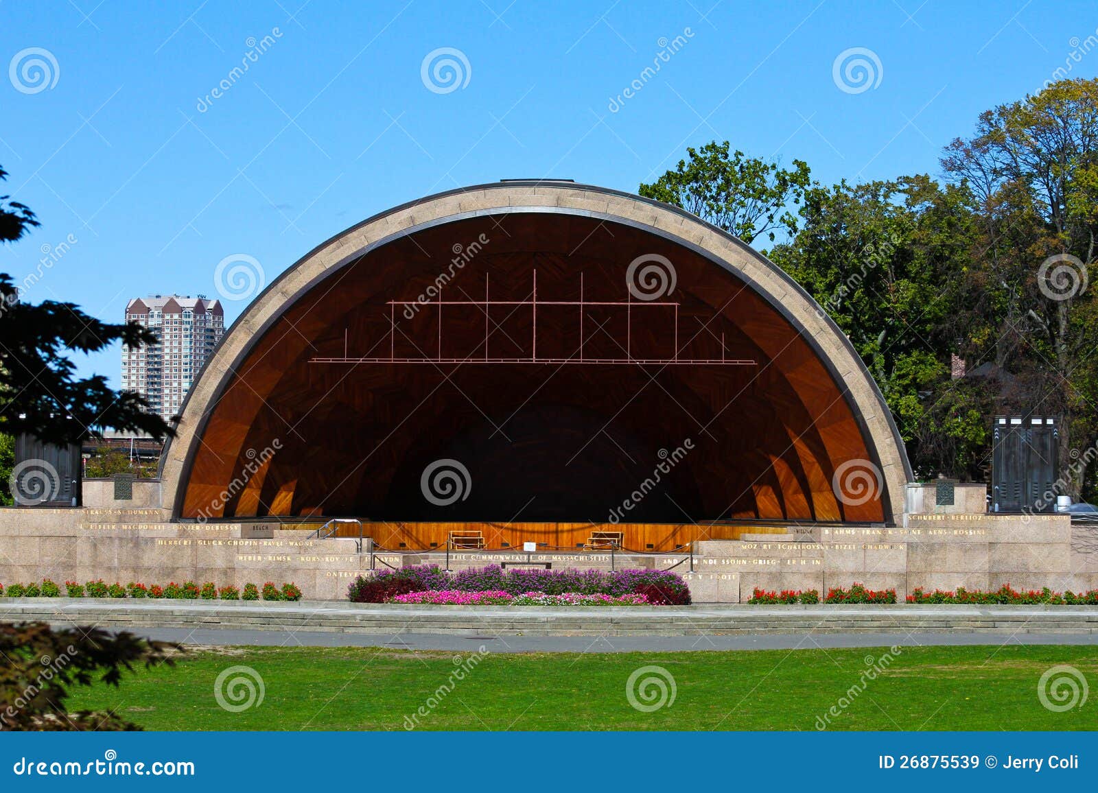The Hatch Shell, Boston, MA. Editorial Stock Image - Image of grass ...