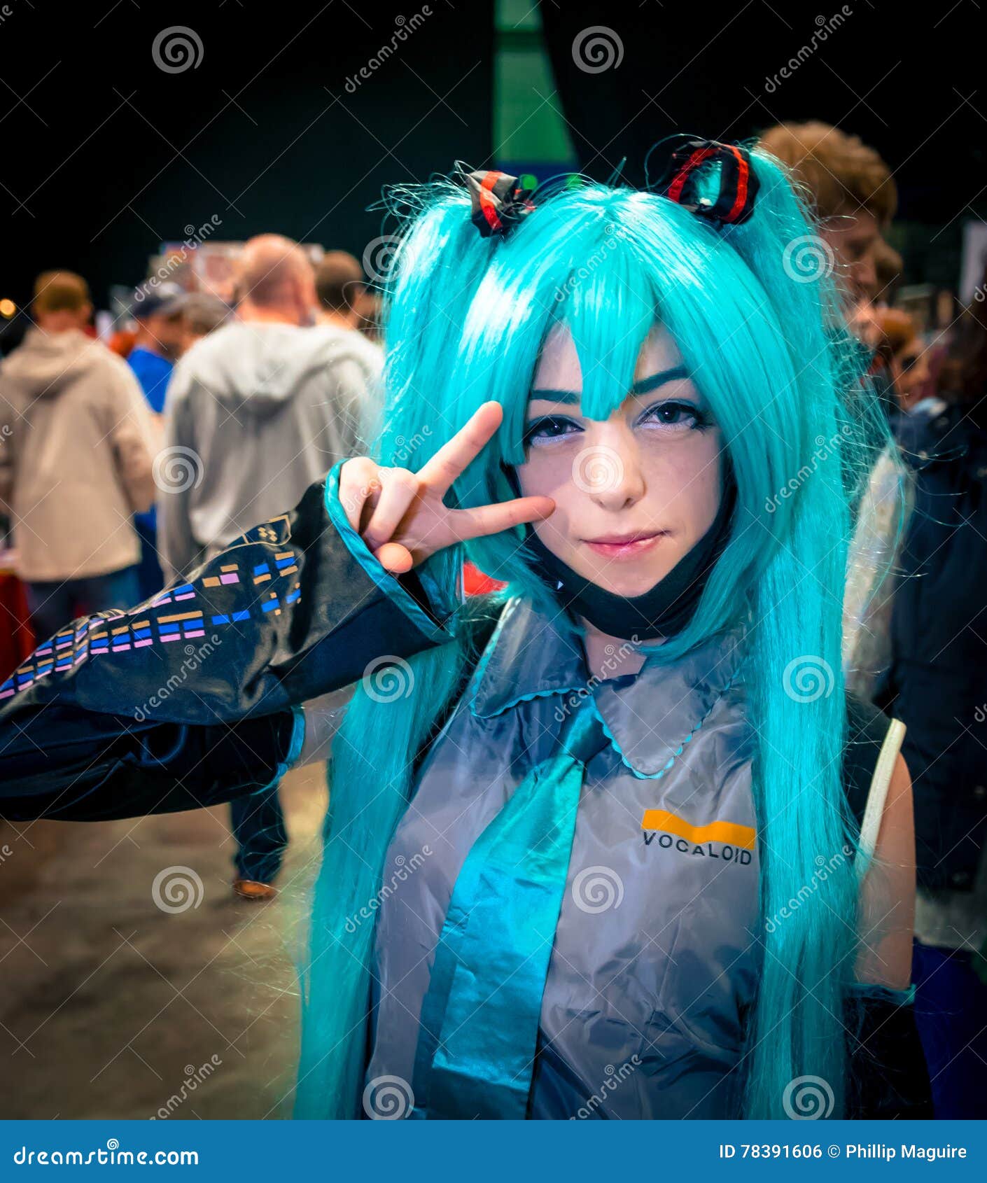 Hatsune Miku Cosplay Telegraph
