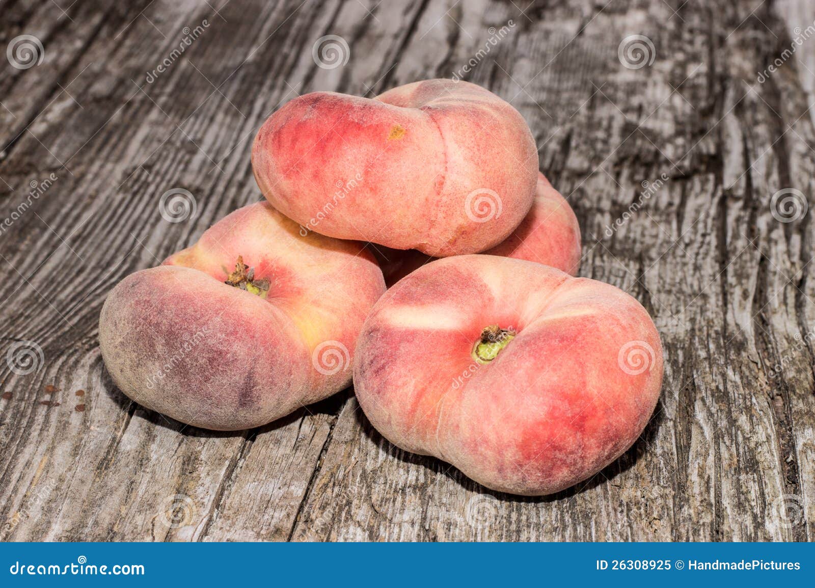 Haufen Der Wilden Pfirsiche Stockbild - Bild von frisch, pfirsiche ...