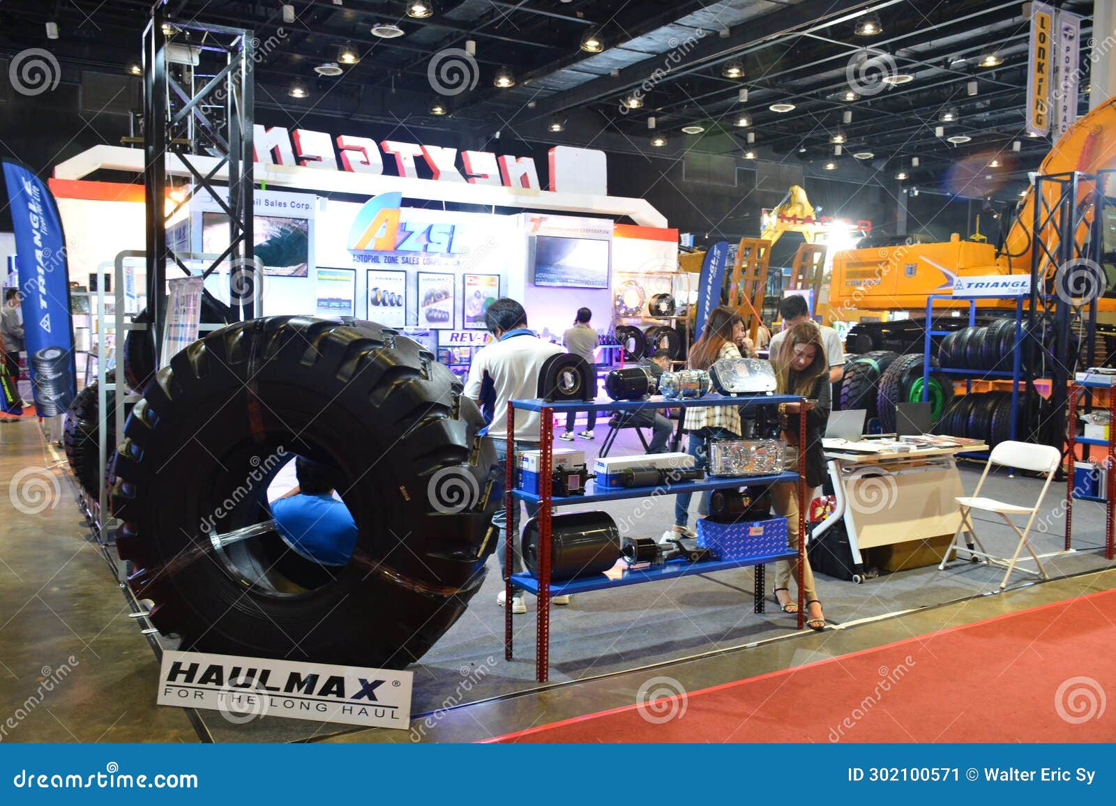 Haulmax Booth at Philconstruct in Pasay, Philippines Editorial Photo ...