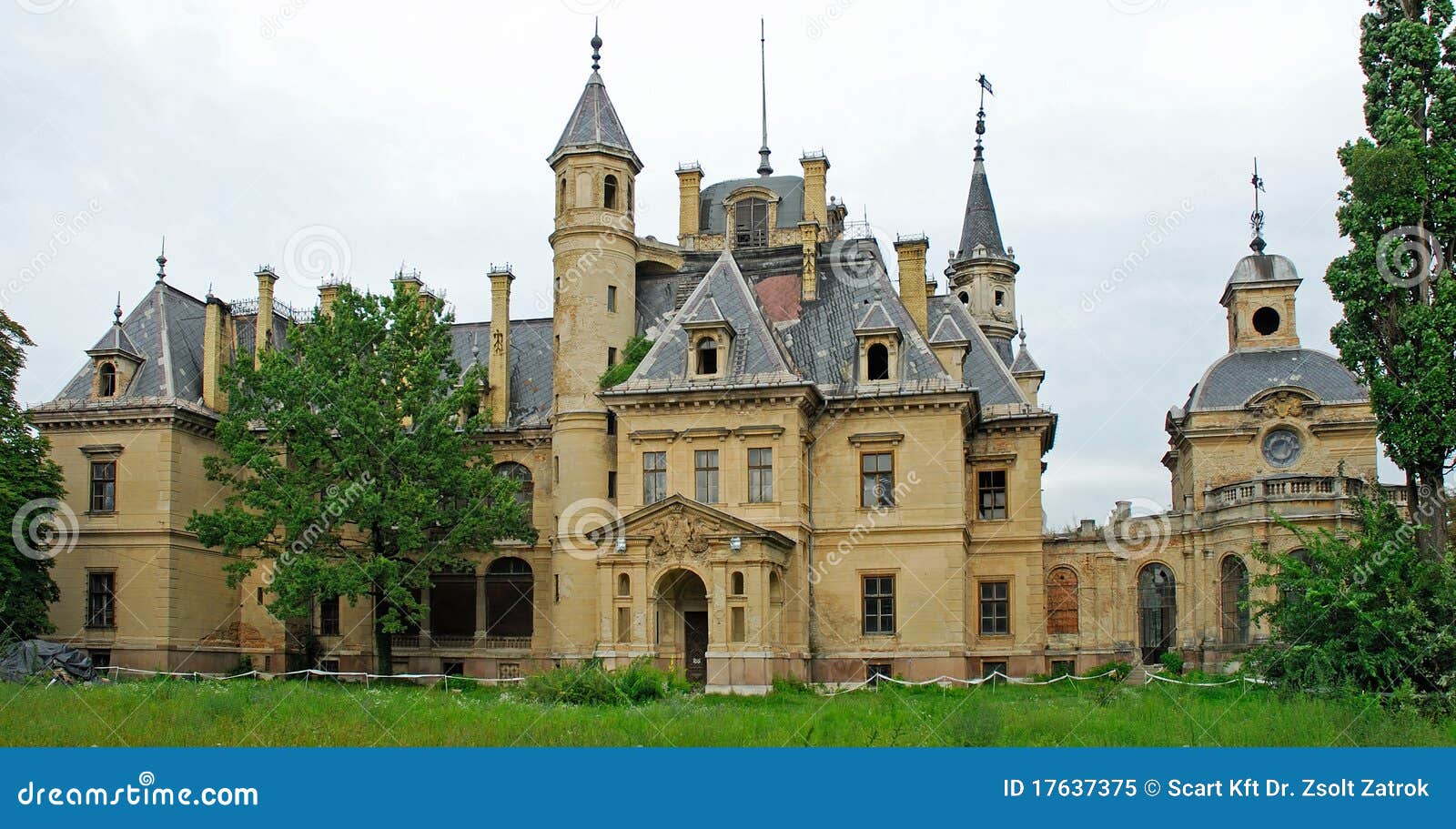 Haunted house stock image. Image of haunted, architecture - 17637375