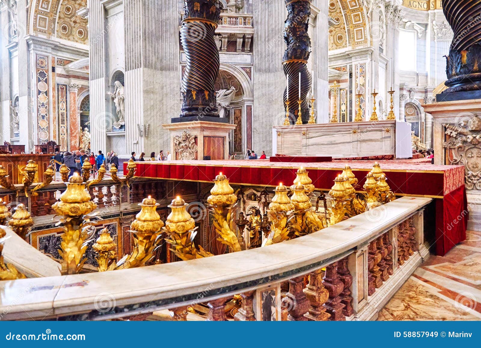 Hauptaltar in Der Basilika Von St Peter in Rom, Italien Redaktionelles ...