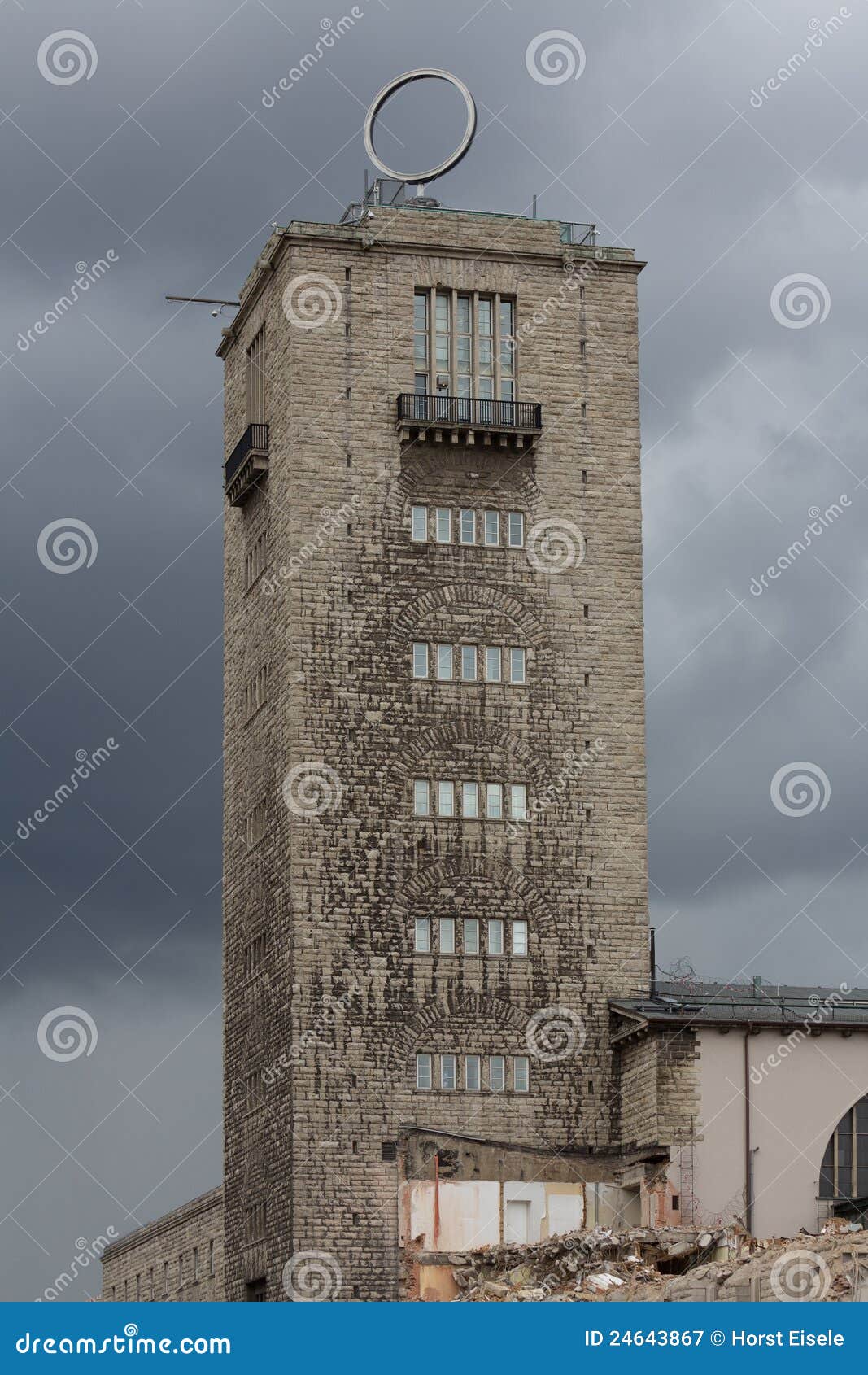 Hauptstation Stuttgart-21 stockbild. Bild von gebäude - 24643867