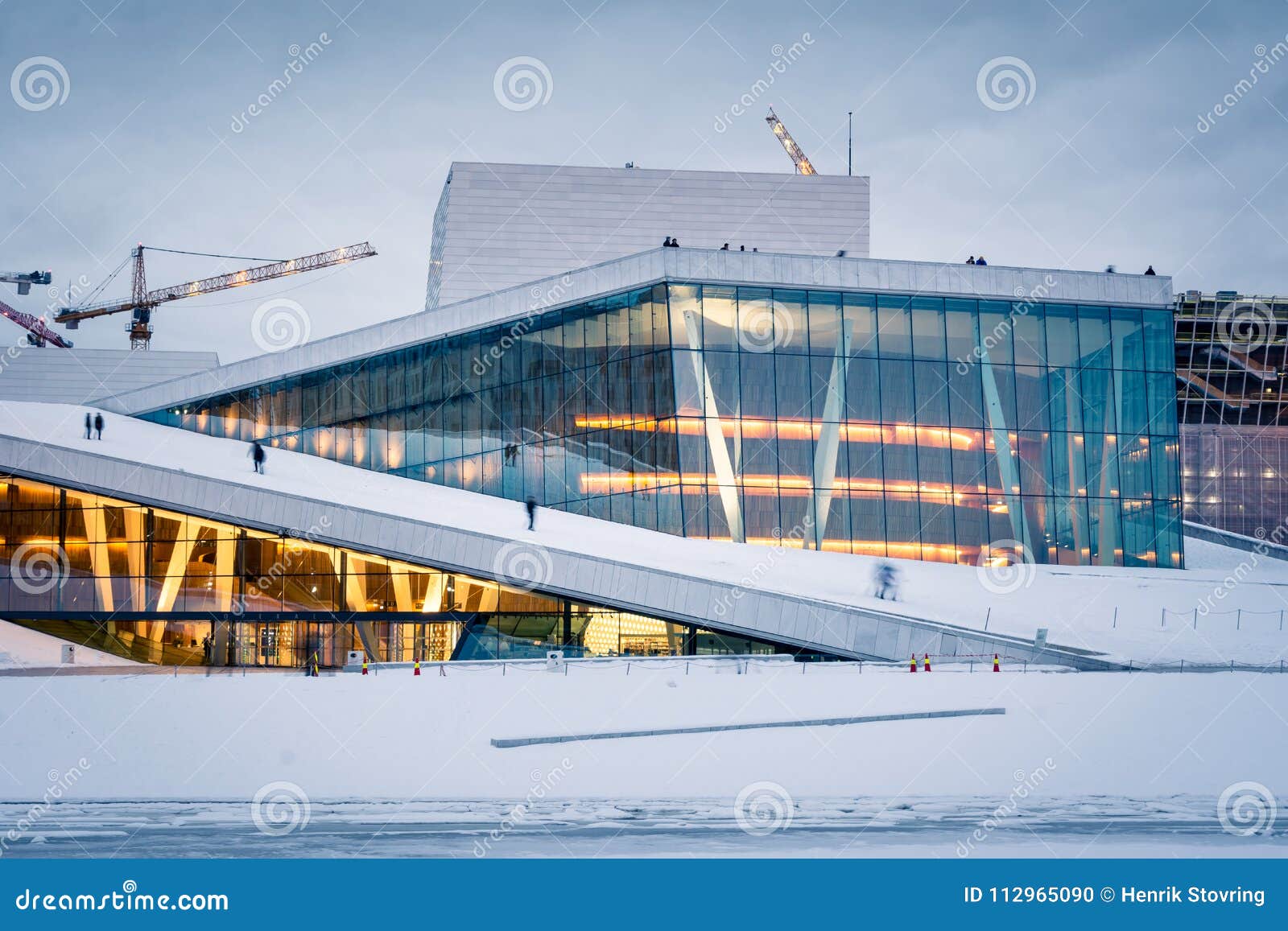Haus- Abendansicht Oslo-Oper Redaktionelles Bild - Bild von reise ...