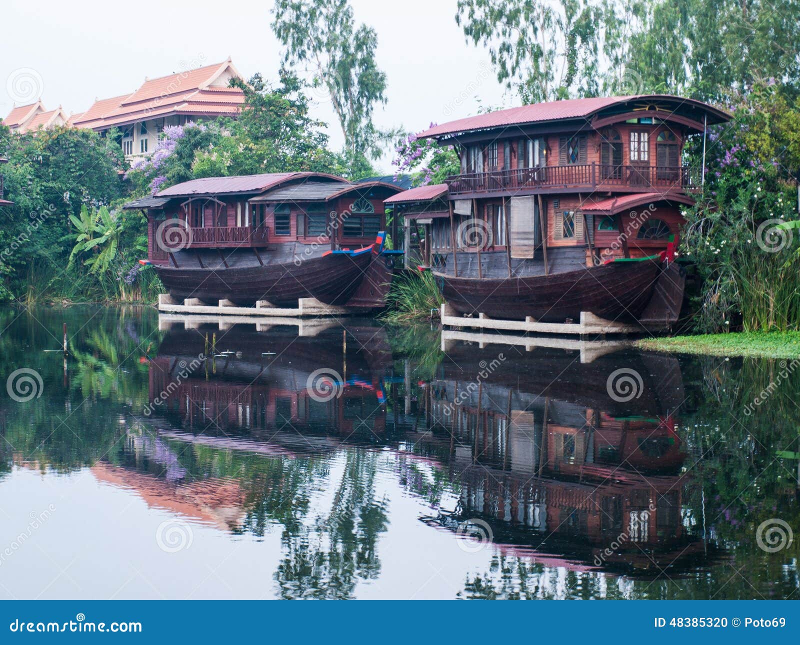 Hausboot Im Tha Chin River Nakhonpathom Stockfoto - Bild von tourist ...