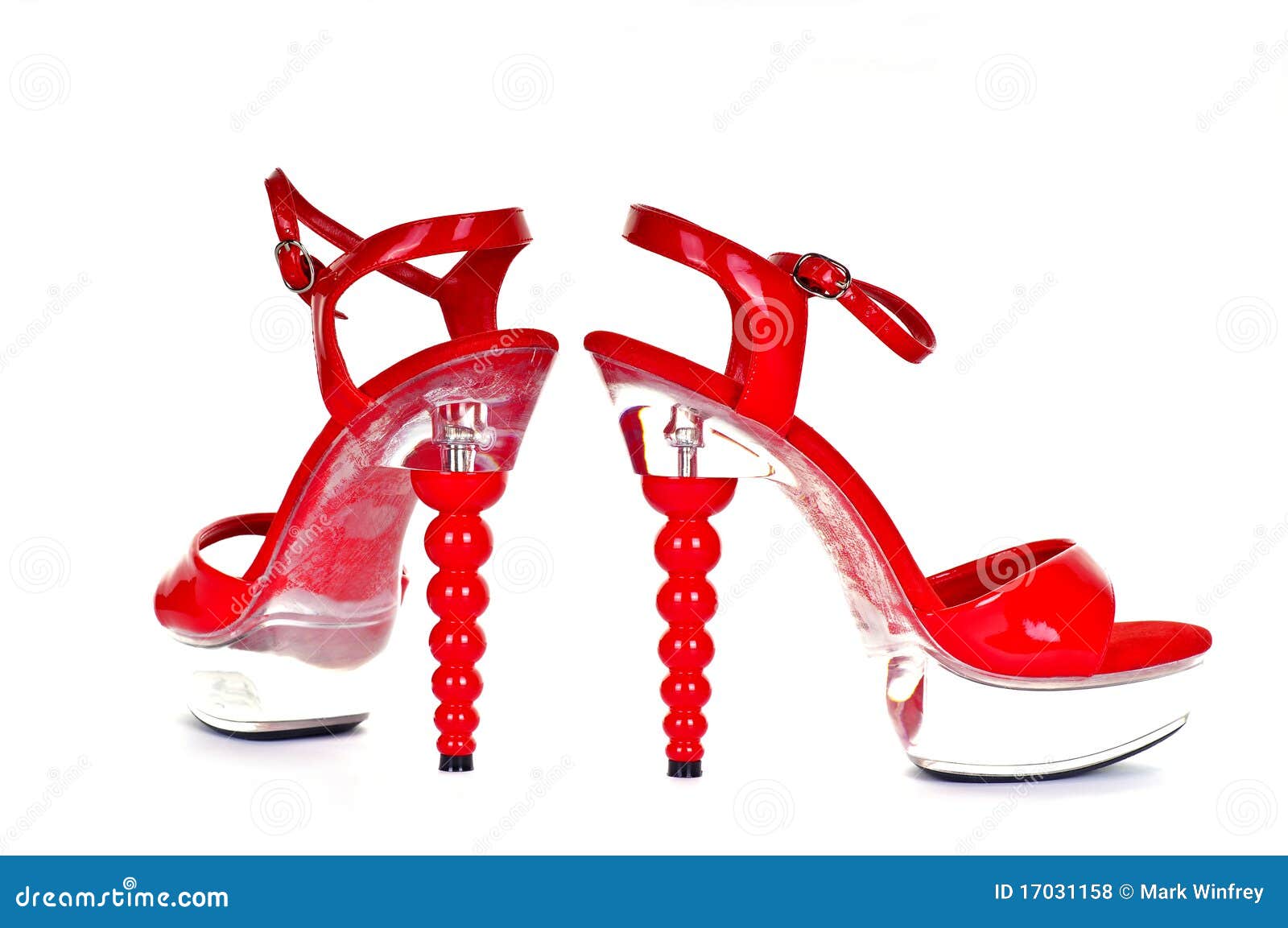 Hauts talons rouges sexy photo stock. Image of assez - 17031158