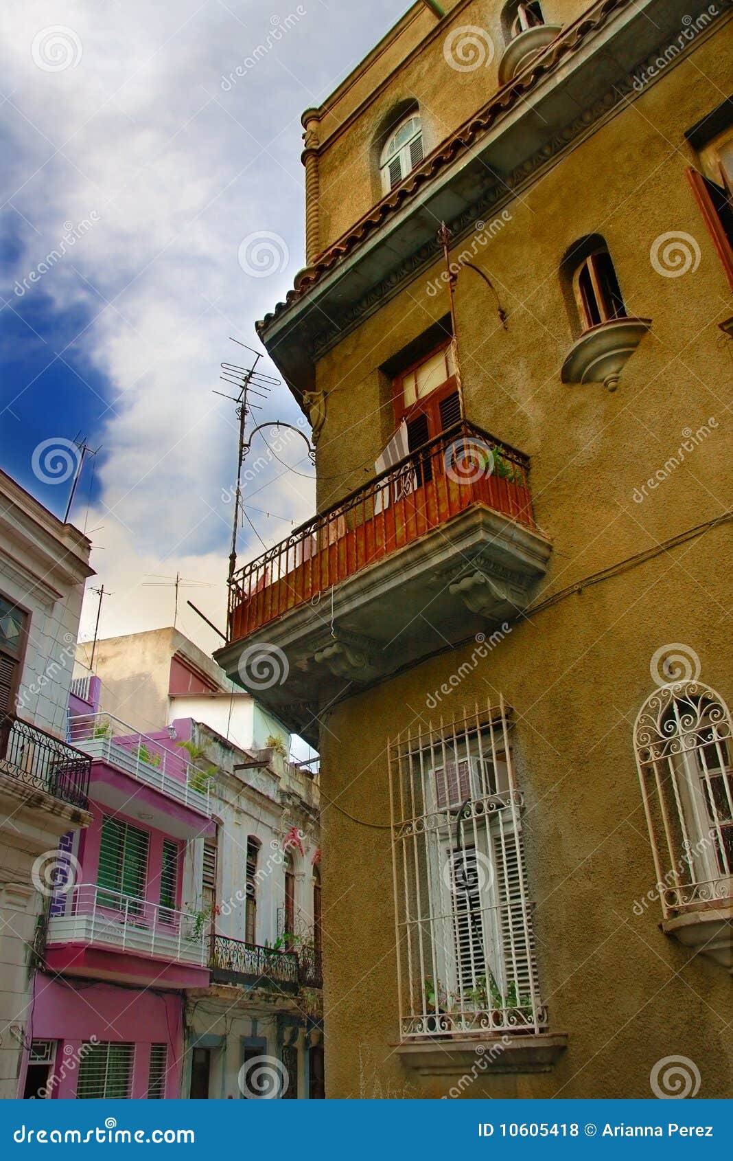 Havana City Old Green Building Stock Photo - Image of havana, edifice ...