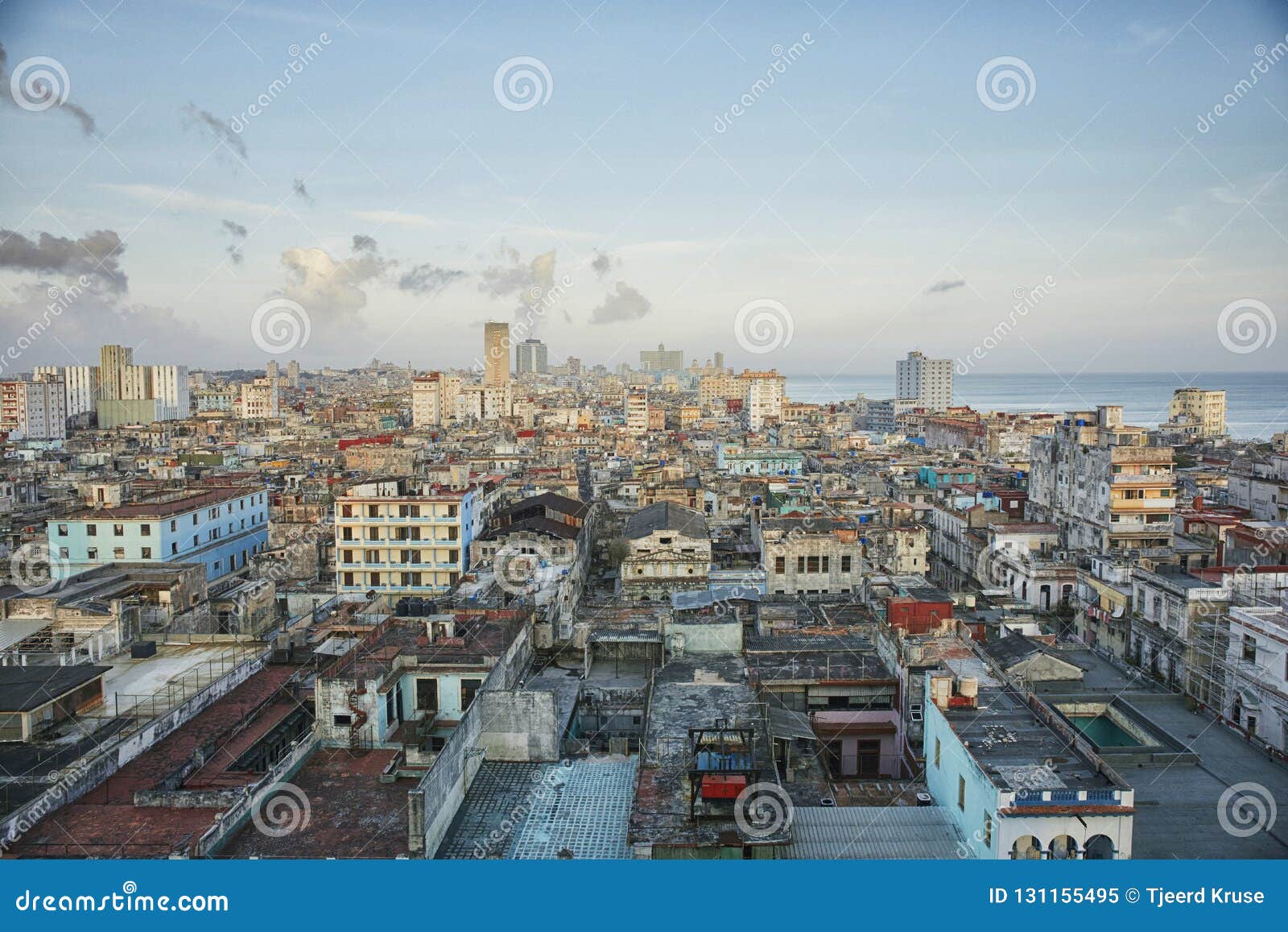 Havana, Cuba Downtown Skyline Editorial Image - Image of parked, habana ...