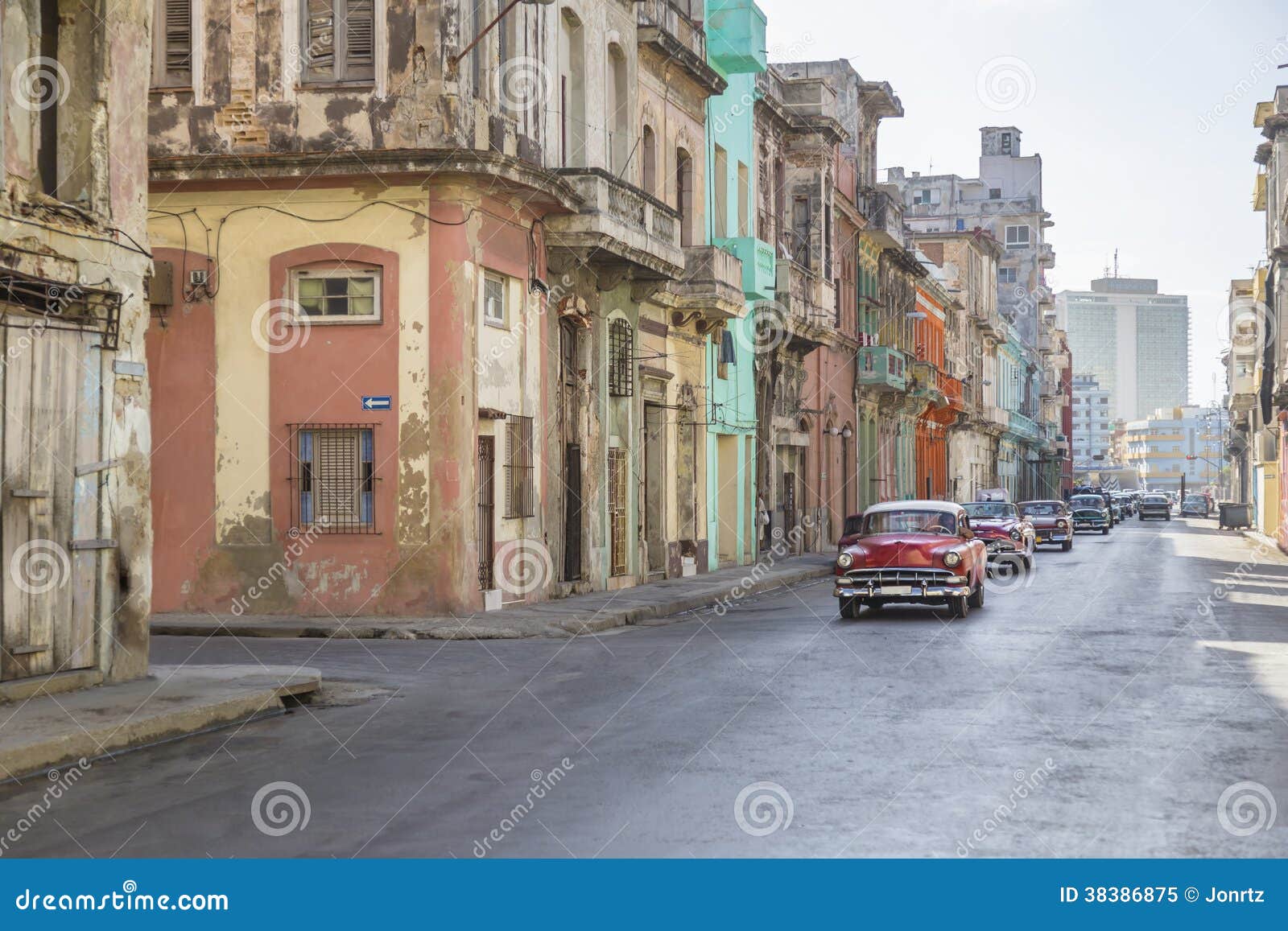 HAVANA CUBAN BUILDINGS and LIGHT OLD TRAFFIC Stock Image - Image of ...