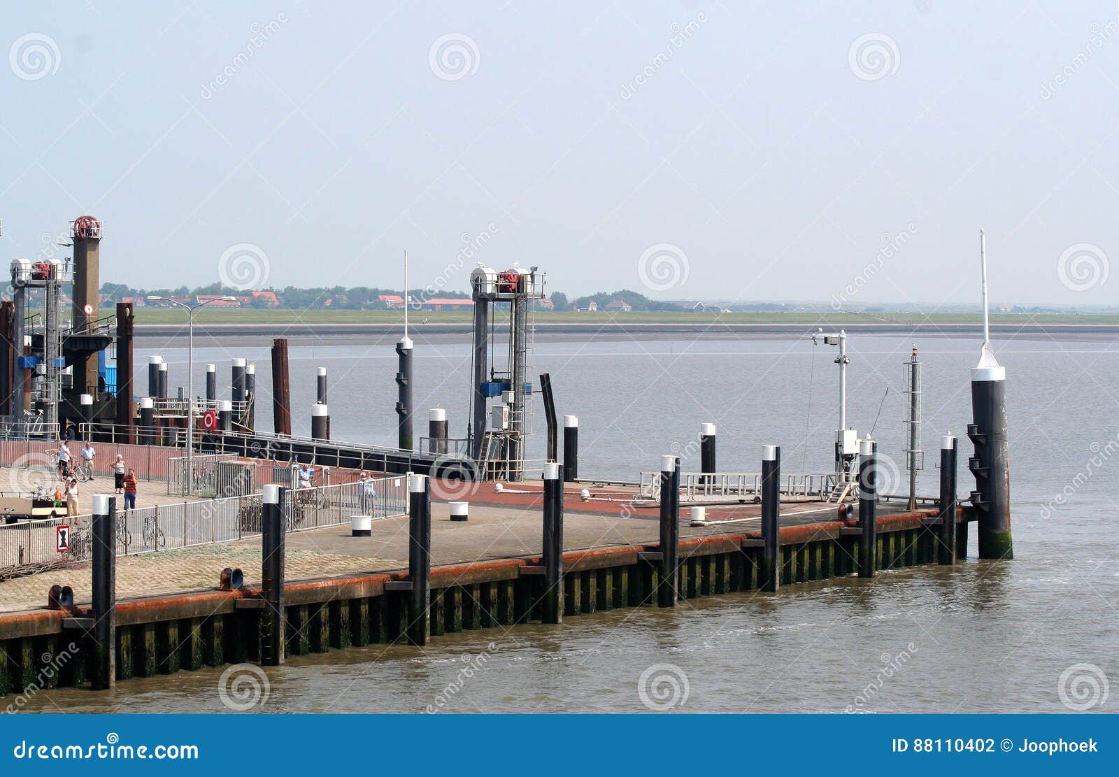 Haven Van Het Eiland Ameland Redactionele Fotografie - Image of ...