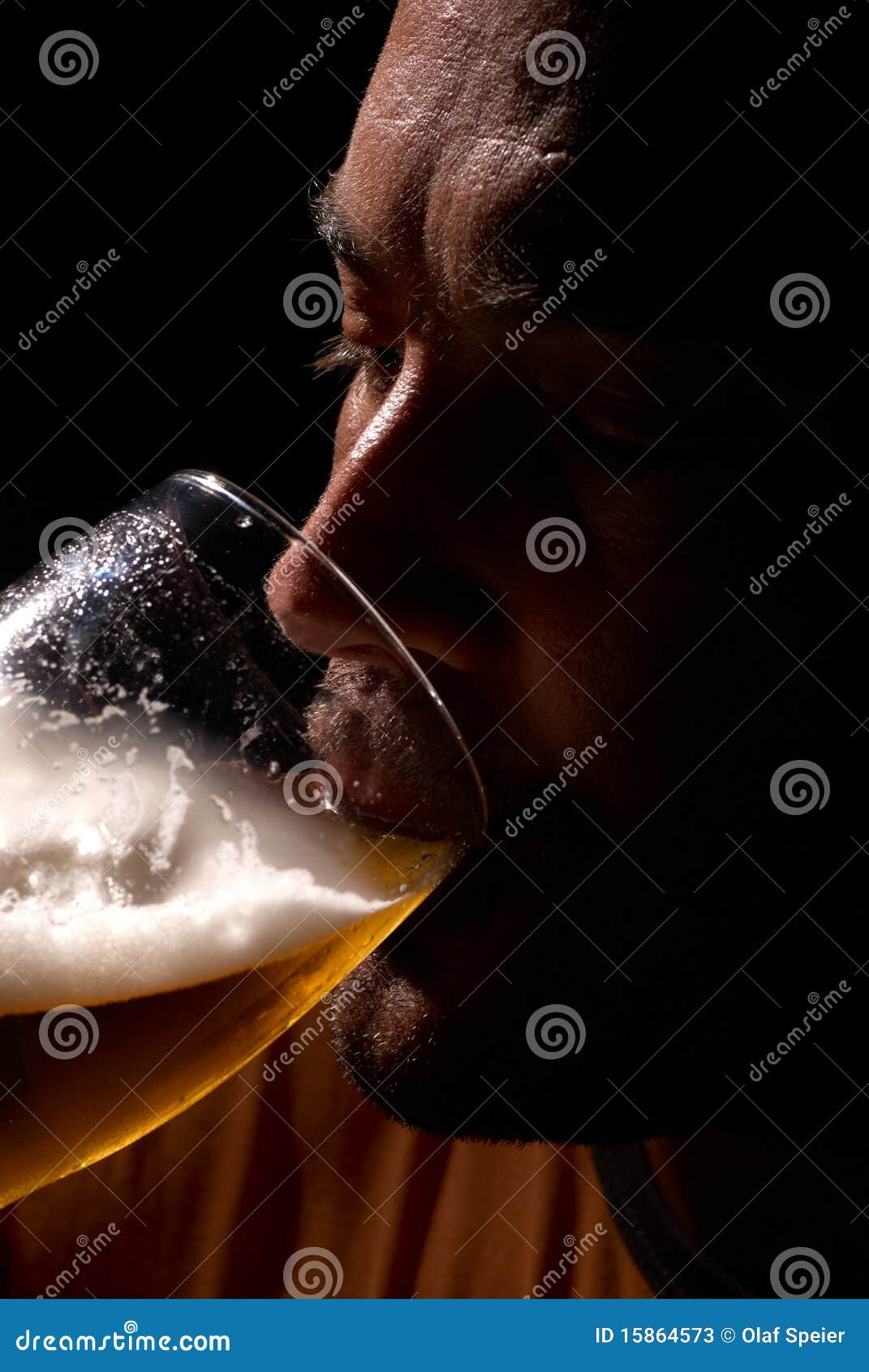 Having a pint stock image. Image of hour, lift, glass - 15864573
