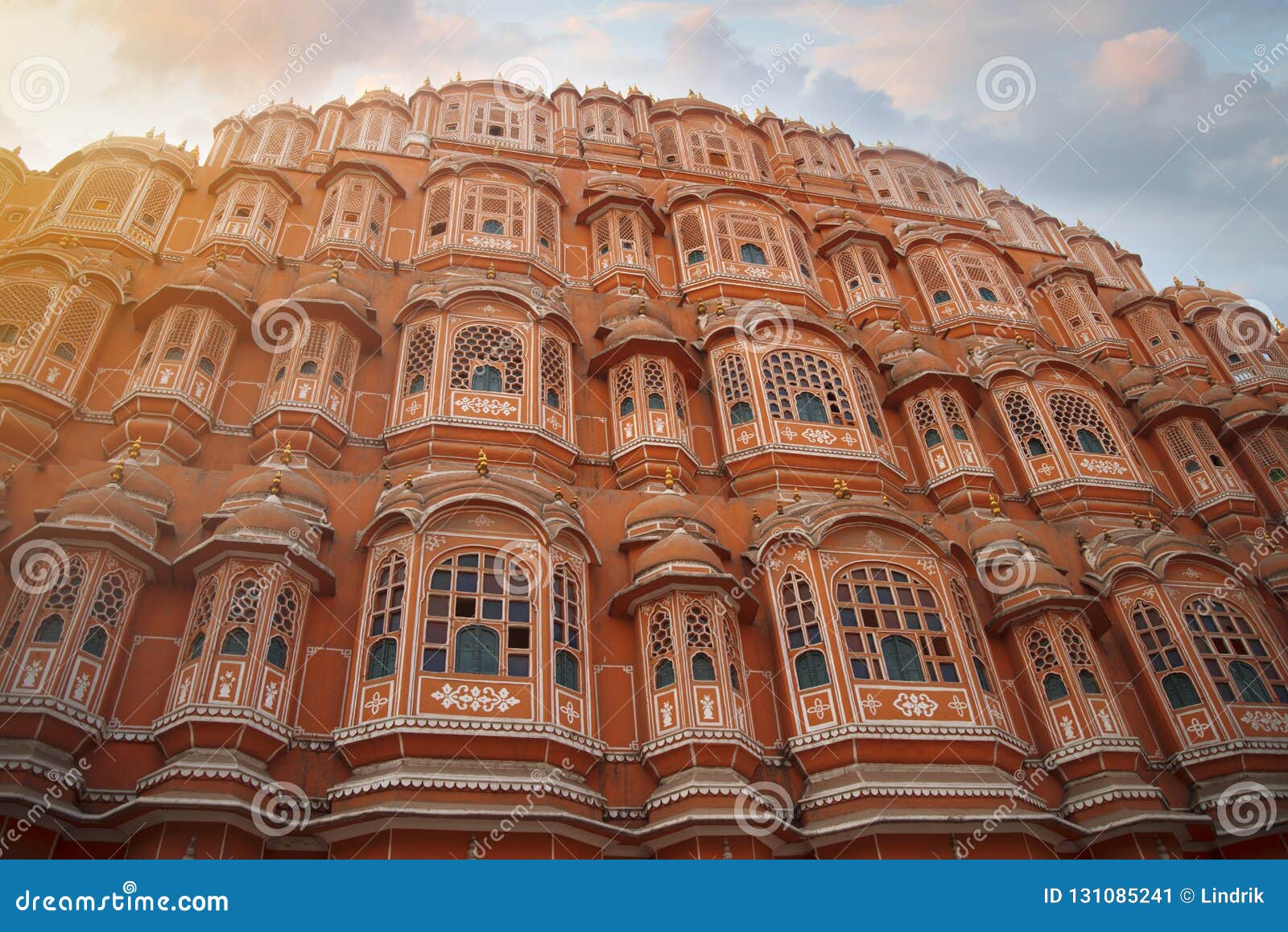 Hawa Mahal imagen de archivo. Imagen de ciudad, vientos - 131085241
