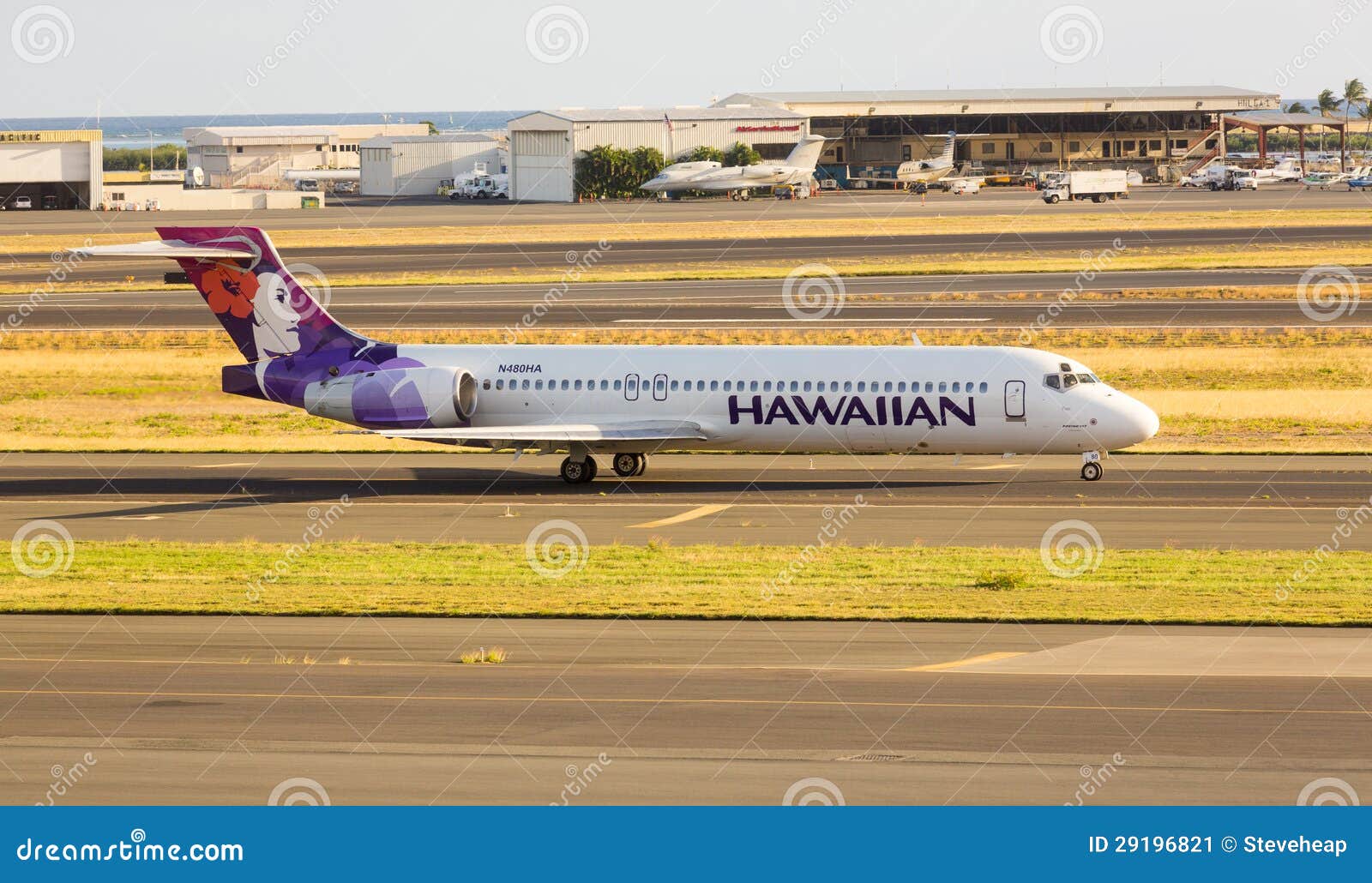 Hawaiian Airline Flies Off Into Gray Cloudscape From Airport Of Hilo ...