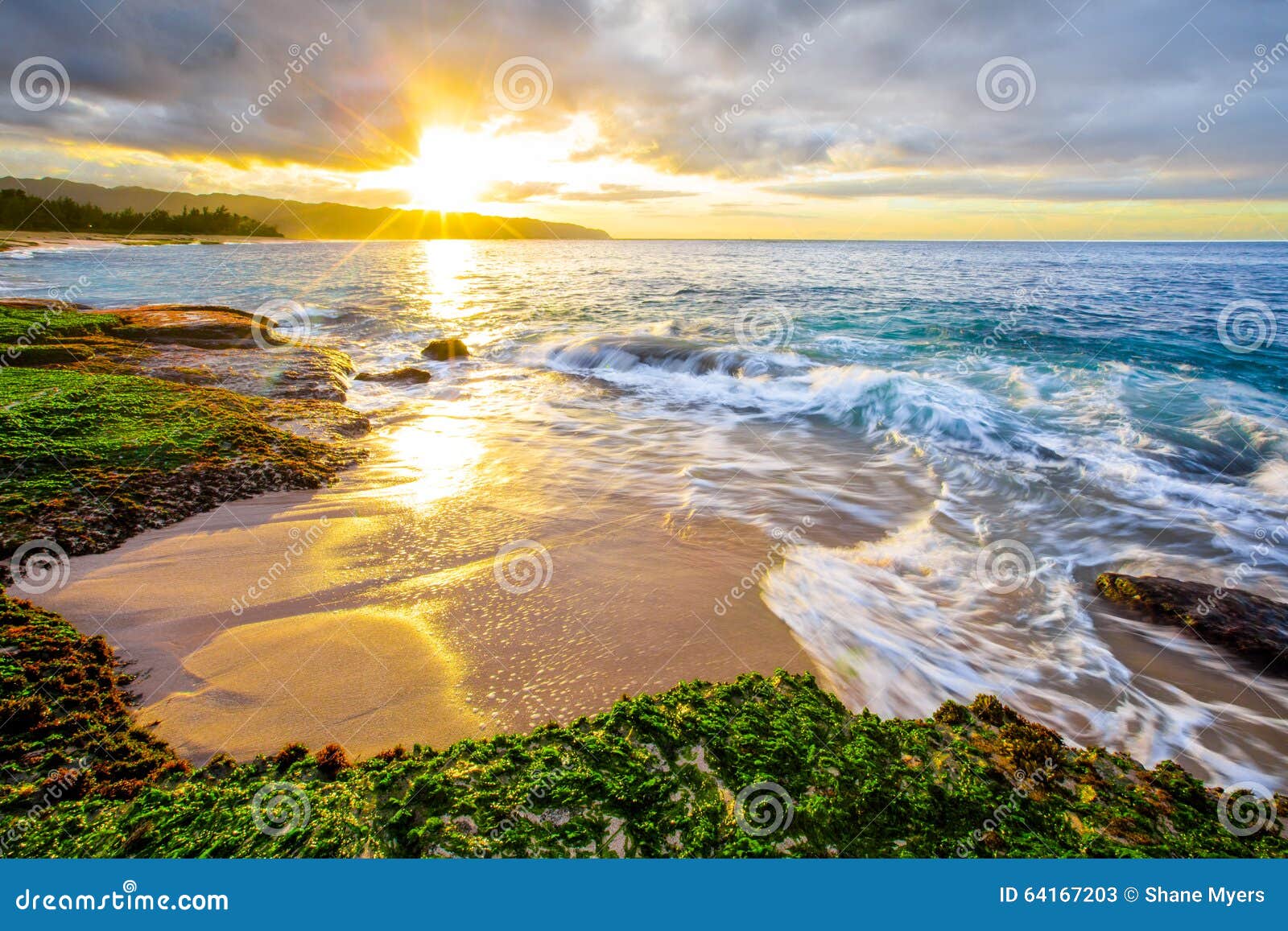 Hawaiian Sunset stock image. Image of cloud, shorebreak - 64167203