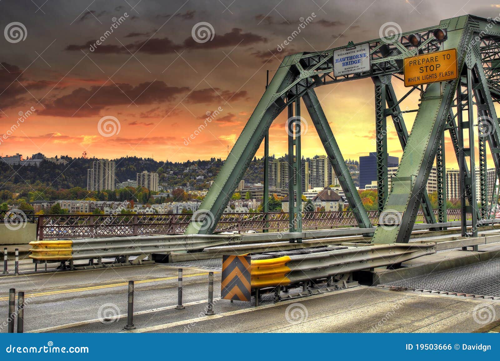 Hawthorne Bridge Portland Oregon Stock Photo - Image of bridge ...