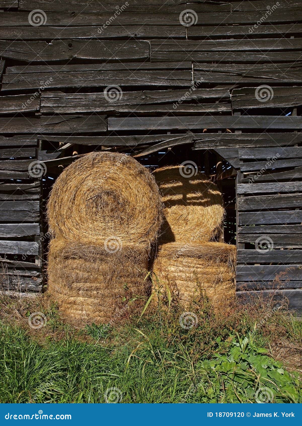 Hay bales in barn stock photo. Image of plush, storage - 18709120