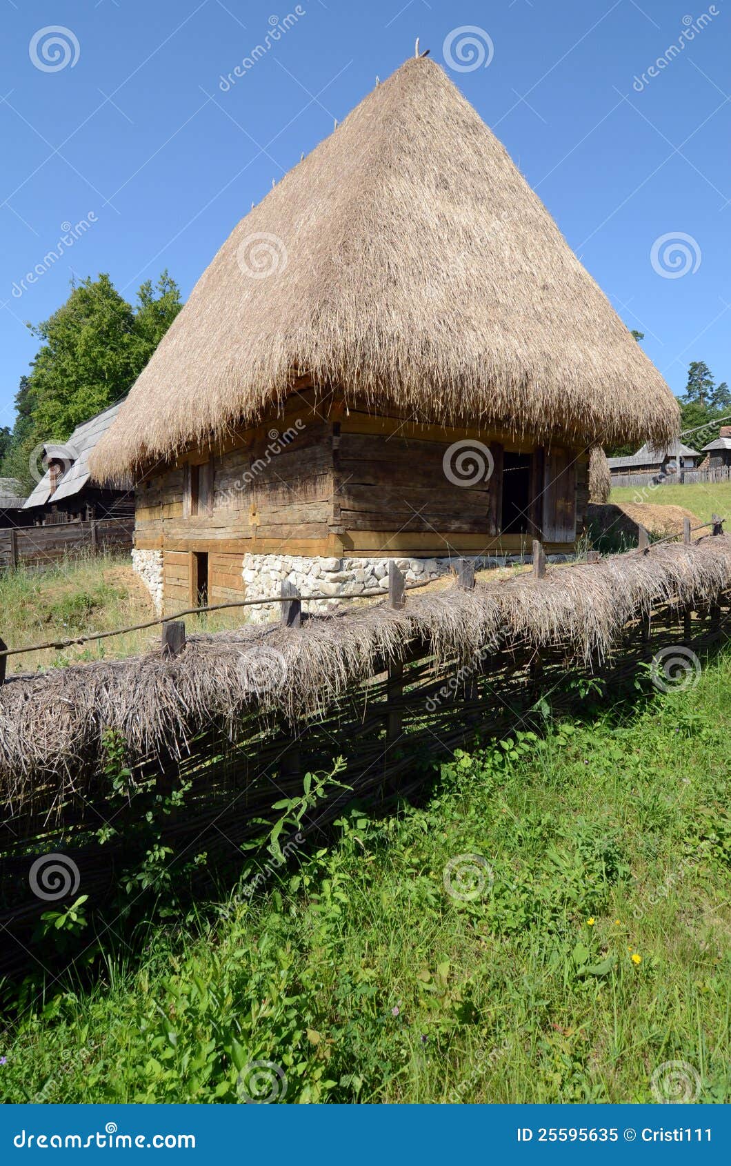 Hay roof editorial image. Image of house, city, doamnei - 25595635