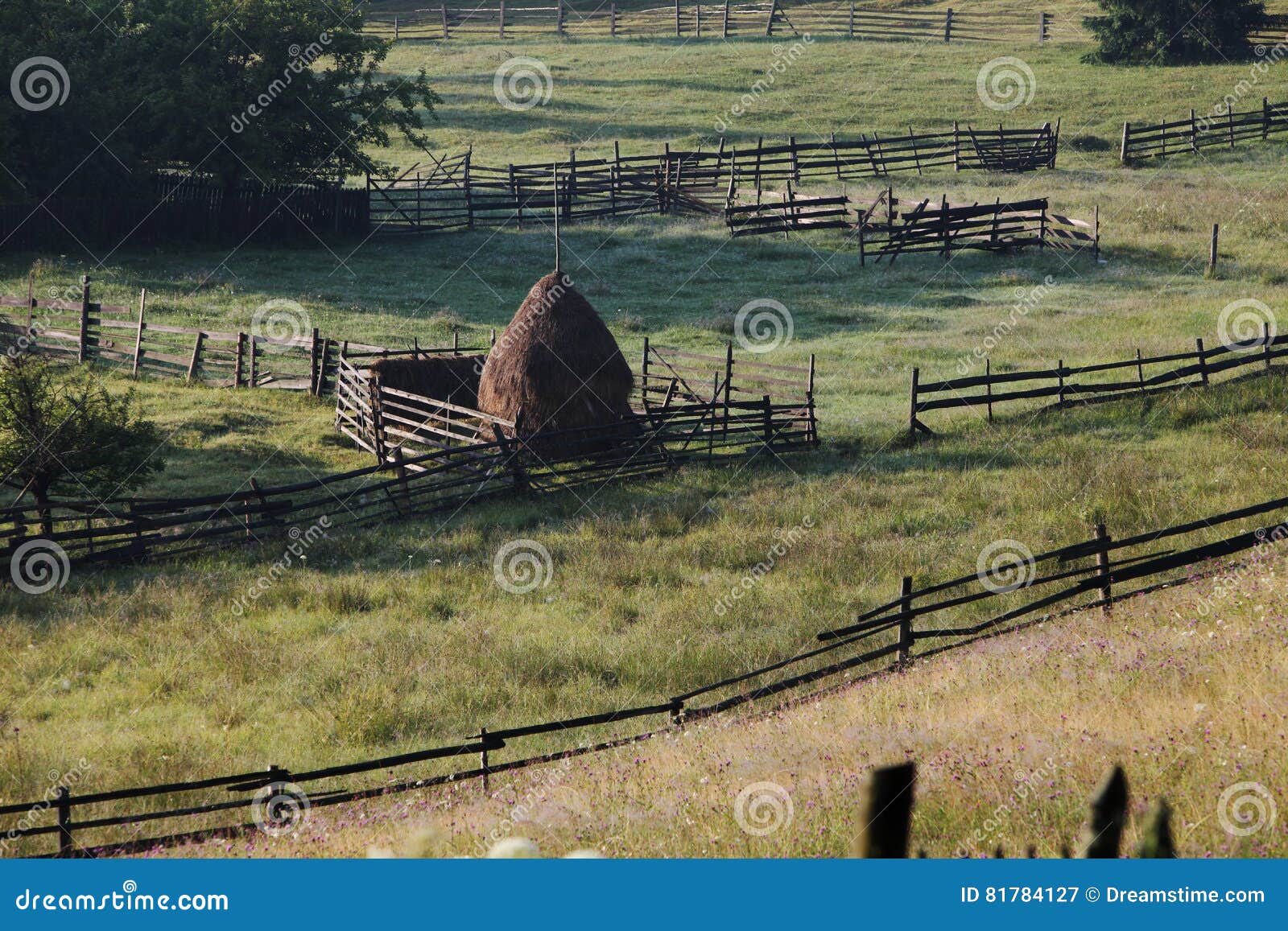 Hay Stack Wood Fence Display Stock Photos - Free & Royalty-Free Stock ...