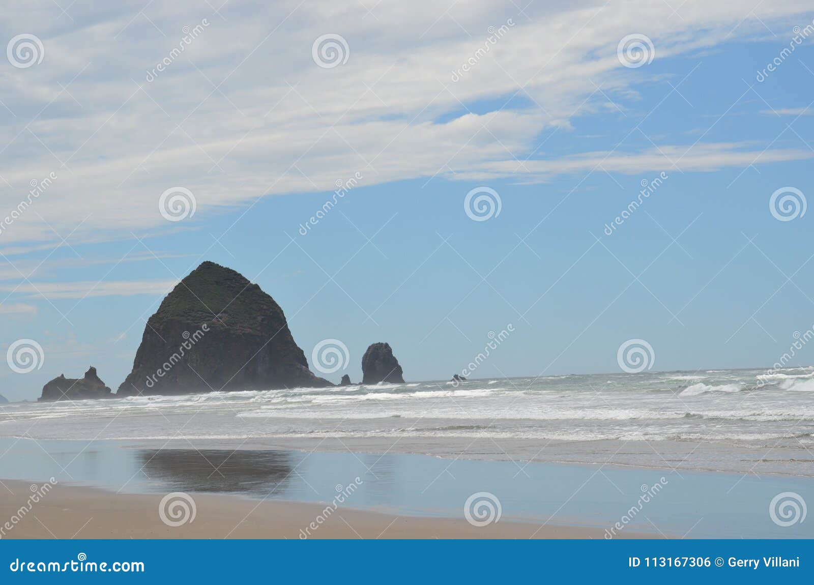 Haystack Rock at Cannon Beach, Oregon Stock Photo - Image of rock ...