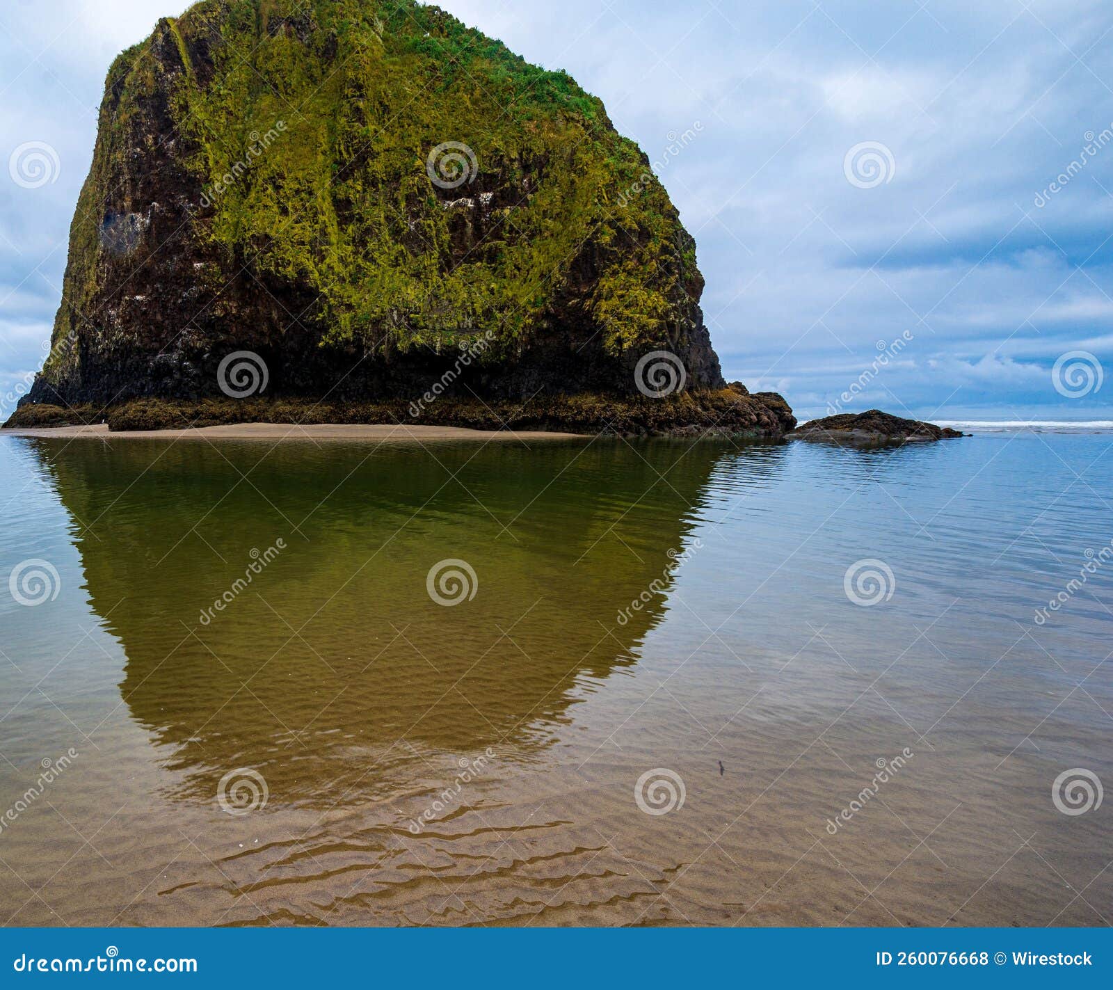 Haystack Rock in the Cannon Beach in Oregon, USA Stock Photo - Image of ...