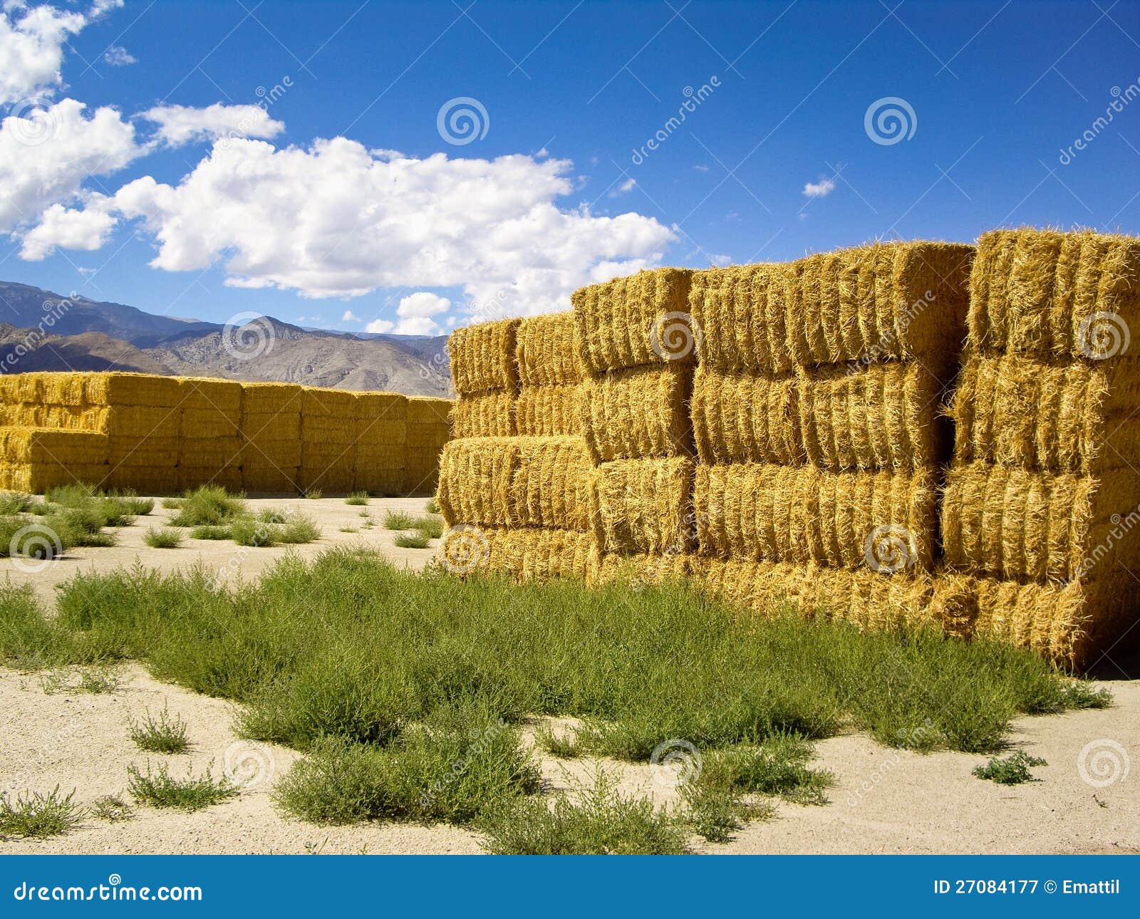 Haystacks in the High Desert Stock Image - Image of fall, blue: 27084177