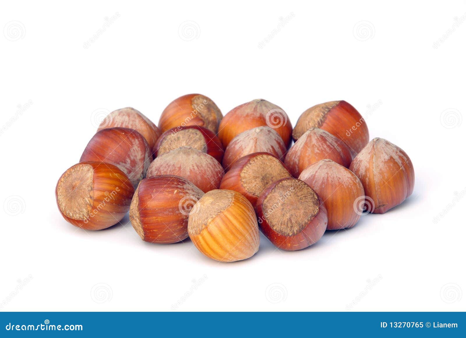 Hazelnoot stock afbeelding. Image of notedop, plantaardig - 13270765