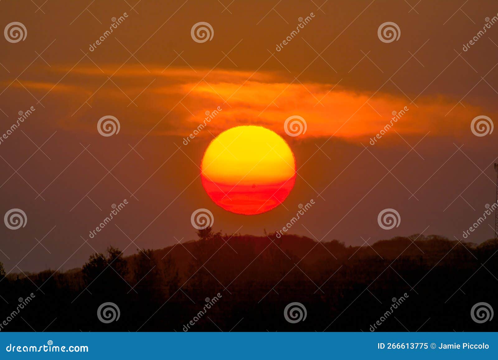 Hazy Sunset Dulling the Sun Stock Image - Image of hazy, dawn: 266613775