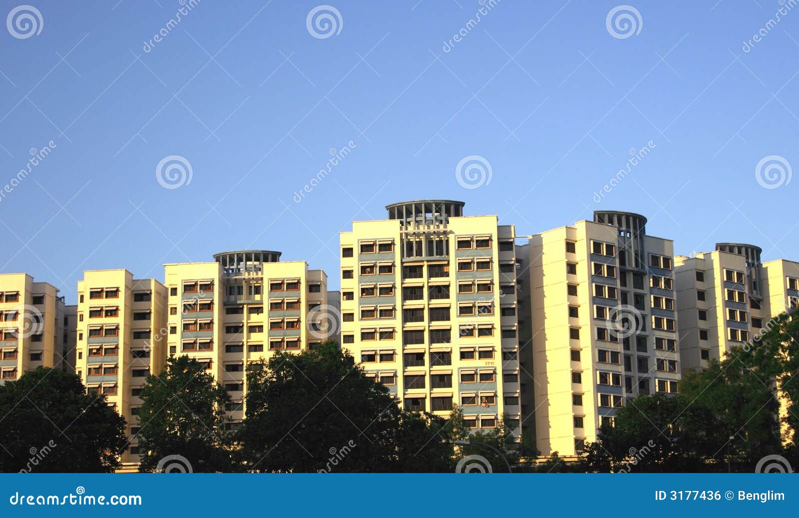 HDB em Singapore foto de stock. Imagem de densidade, ambiente - 3177436