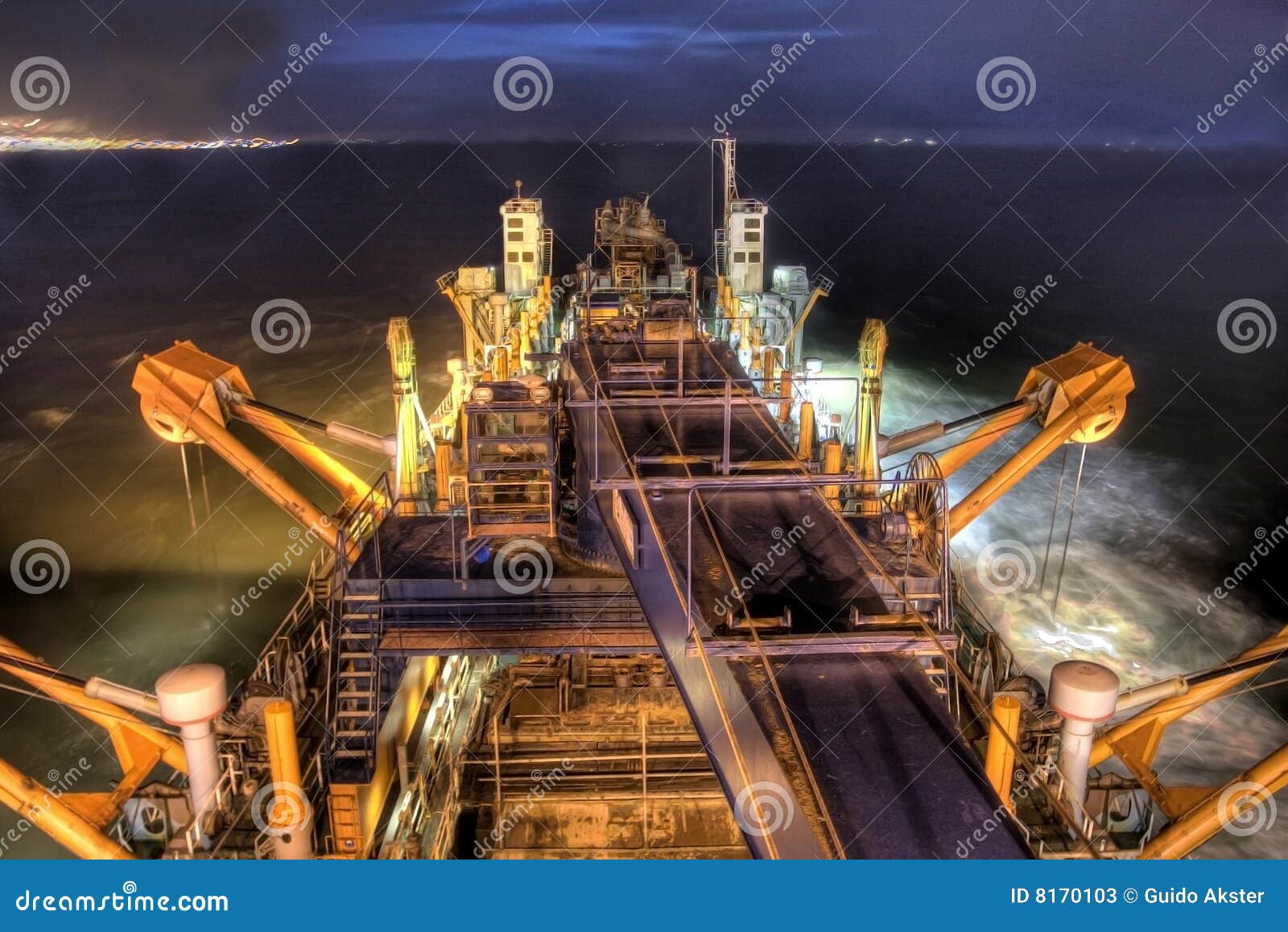 Hdr de dragage image stock. Image du compartiment, taupe - 8170103