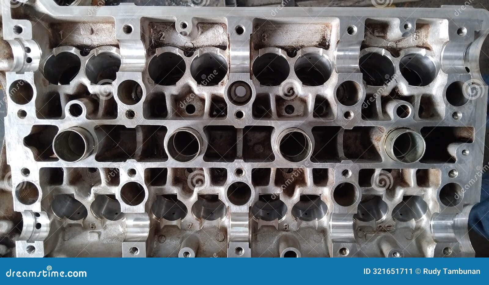 Head Engine 111 Mercedes Benz Stock Image - Image of engine, mercedes ...