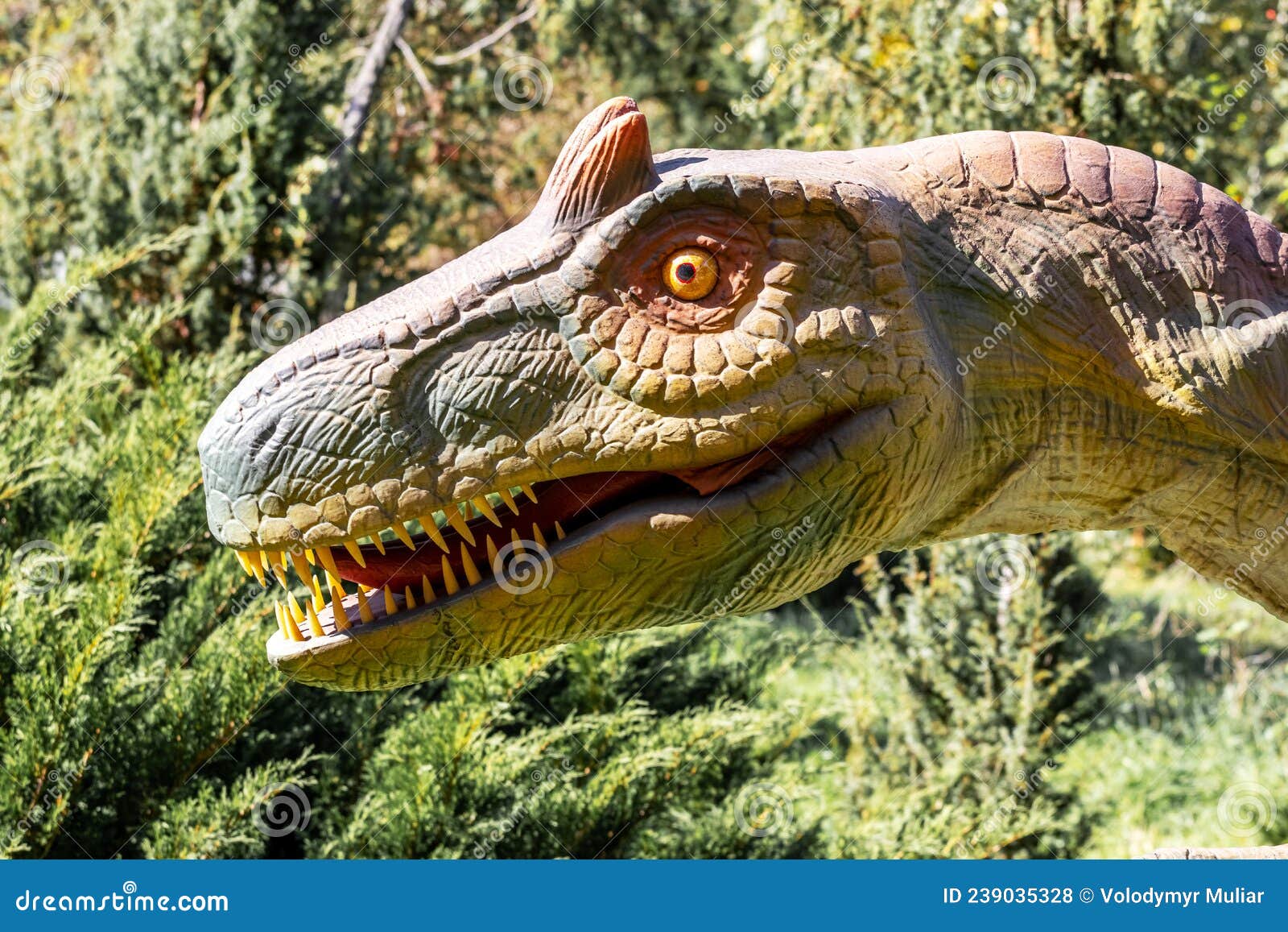 The Head of a Megaraptor with Sharp Teeth in Profile Editorial Stock ...