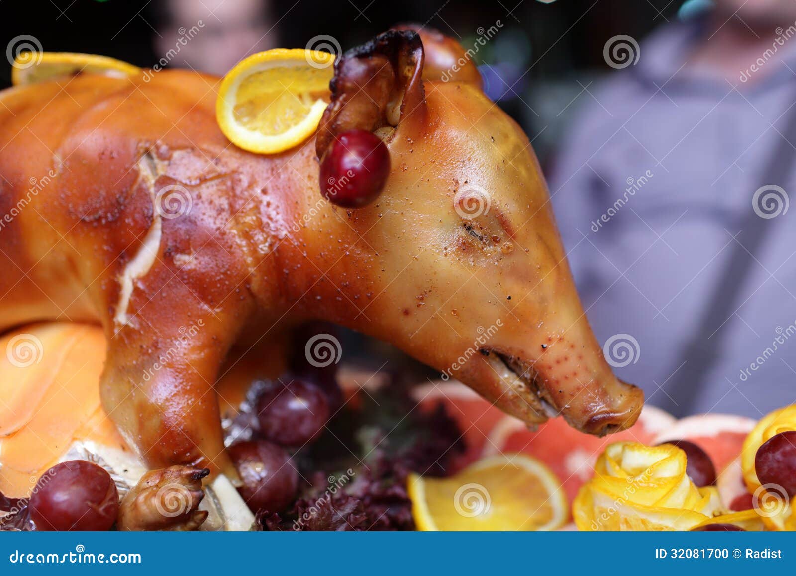 Head of roasted pig stock photo. Image of piggy, skin - 32081700
