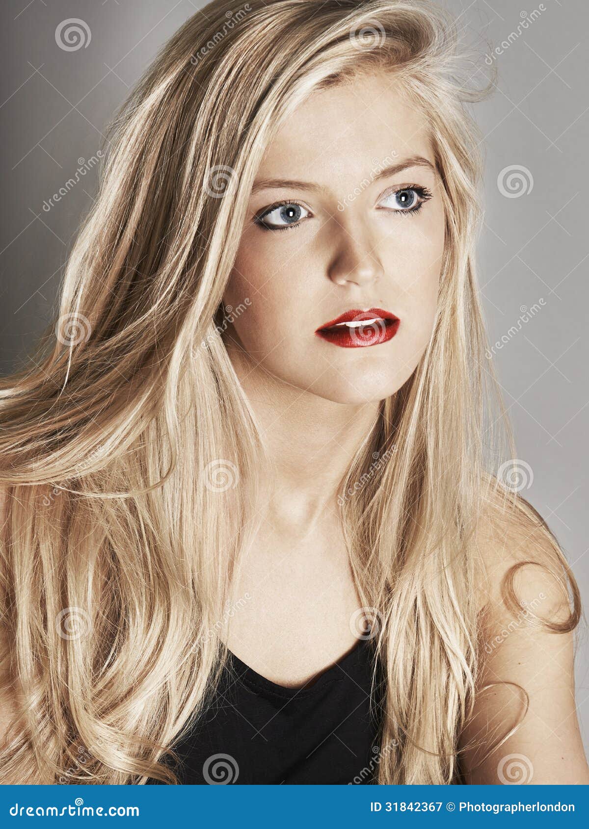 Head Shot of Pretty Young Woman Looking Off Camera Stock Image - Image ...