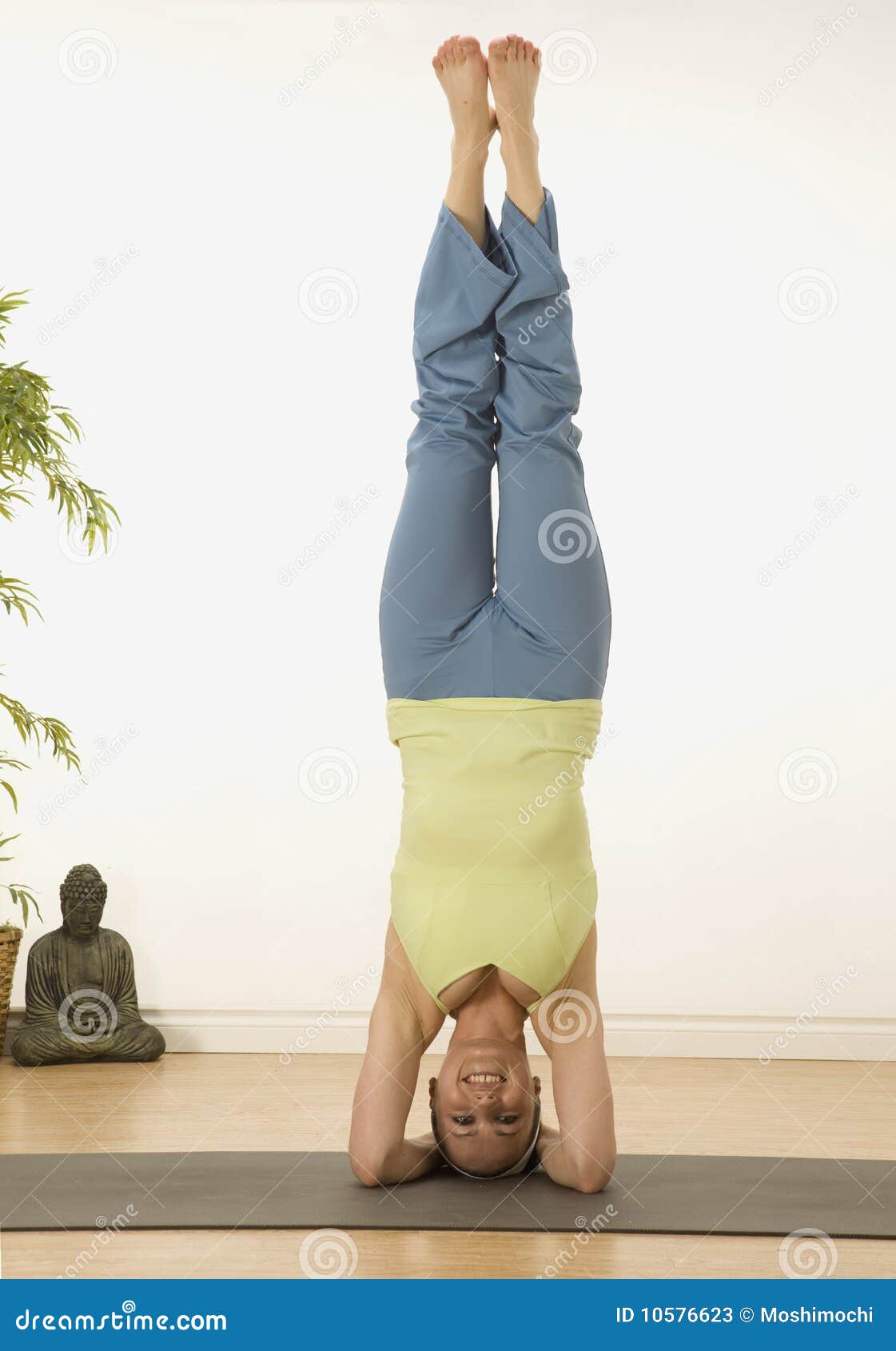 Head Stand stock image. Image of effort, energy, balance - 10576623
