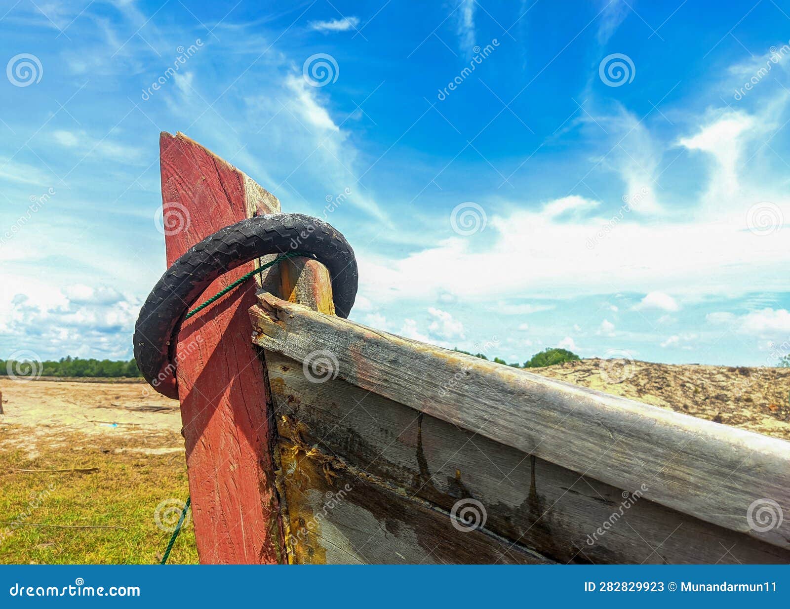 Head of a traditional boat stock image. Image of colours - 282829923