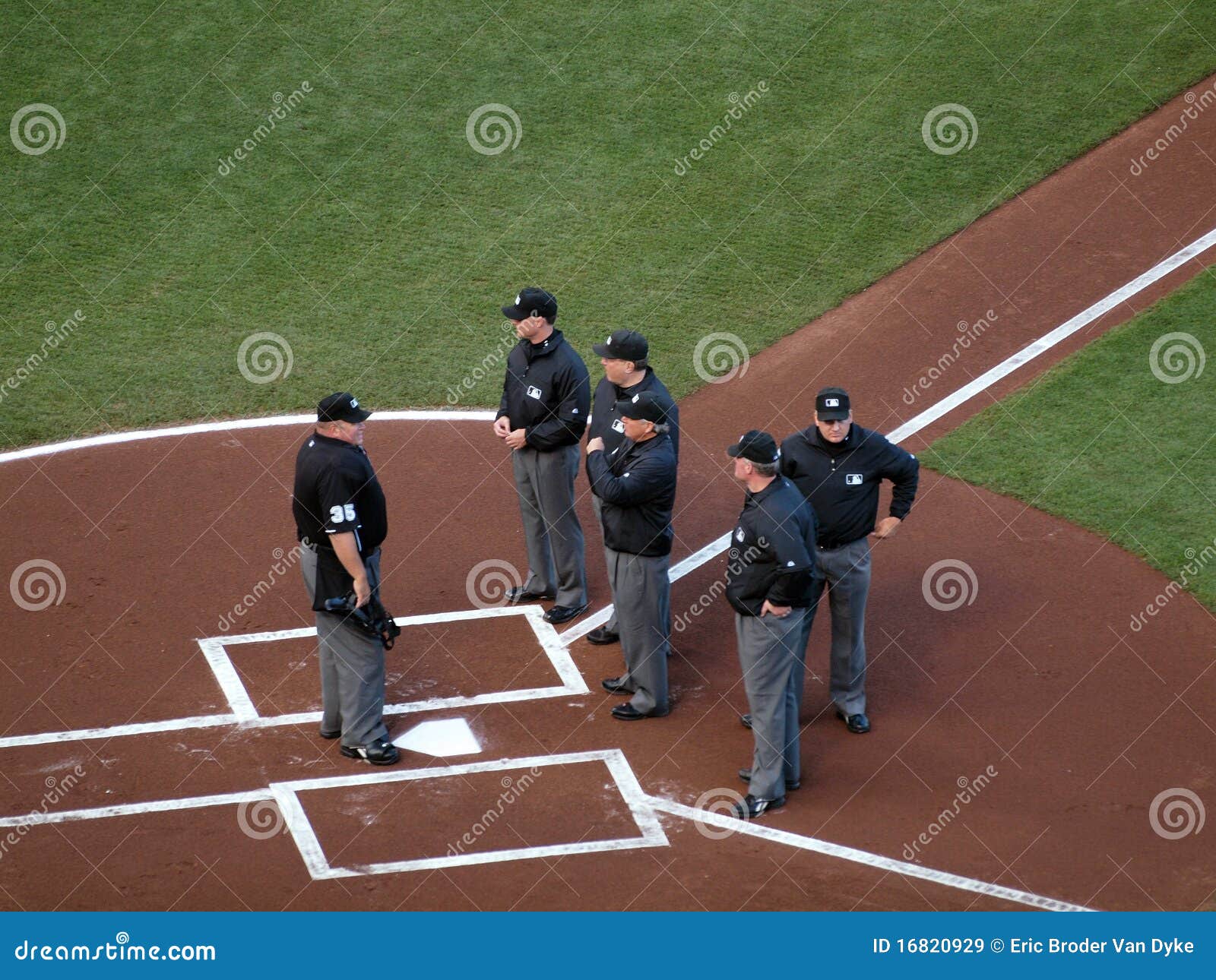 Head Umpire Talk To Five Other Umpires Editorial Stock Image - Image of ...