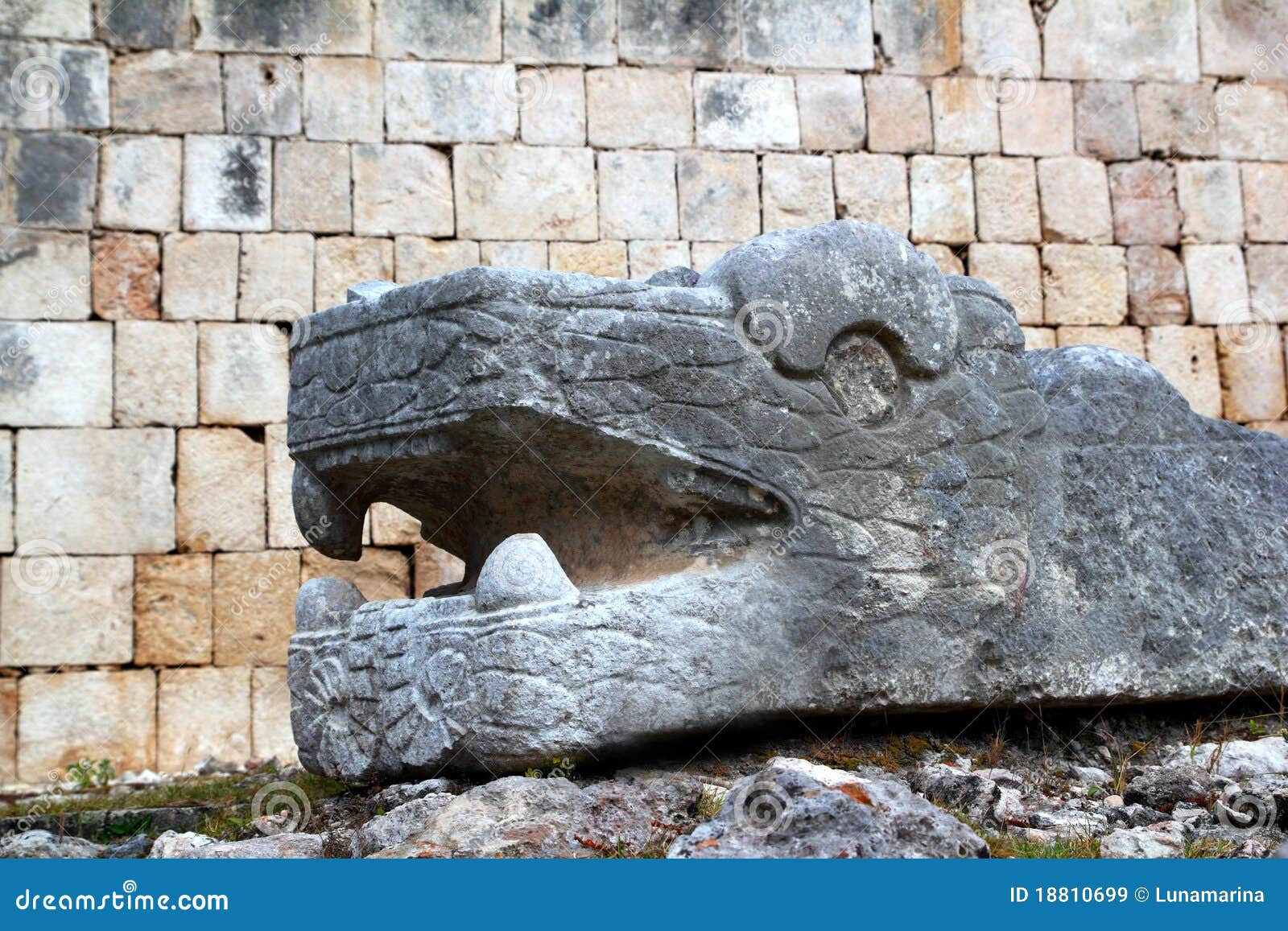 Headl Maya México De La Serpiente De La Serpiente De Chichen Itza ...